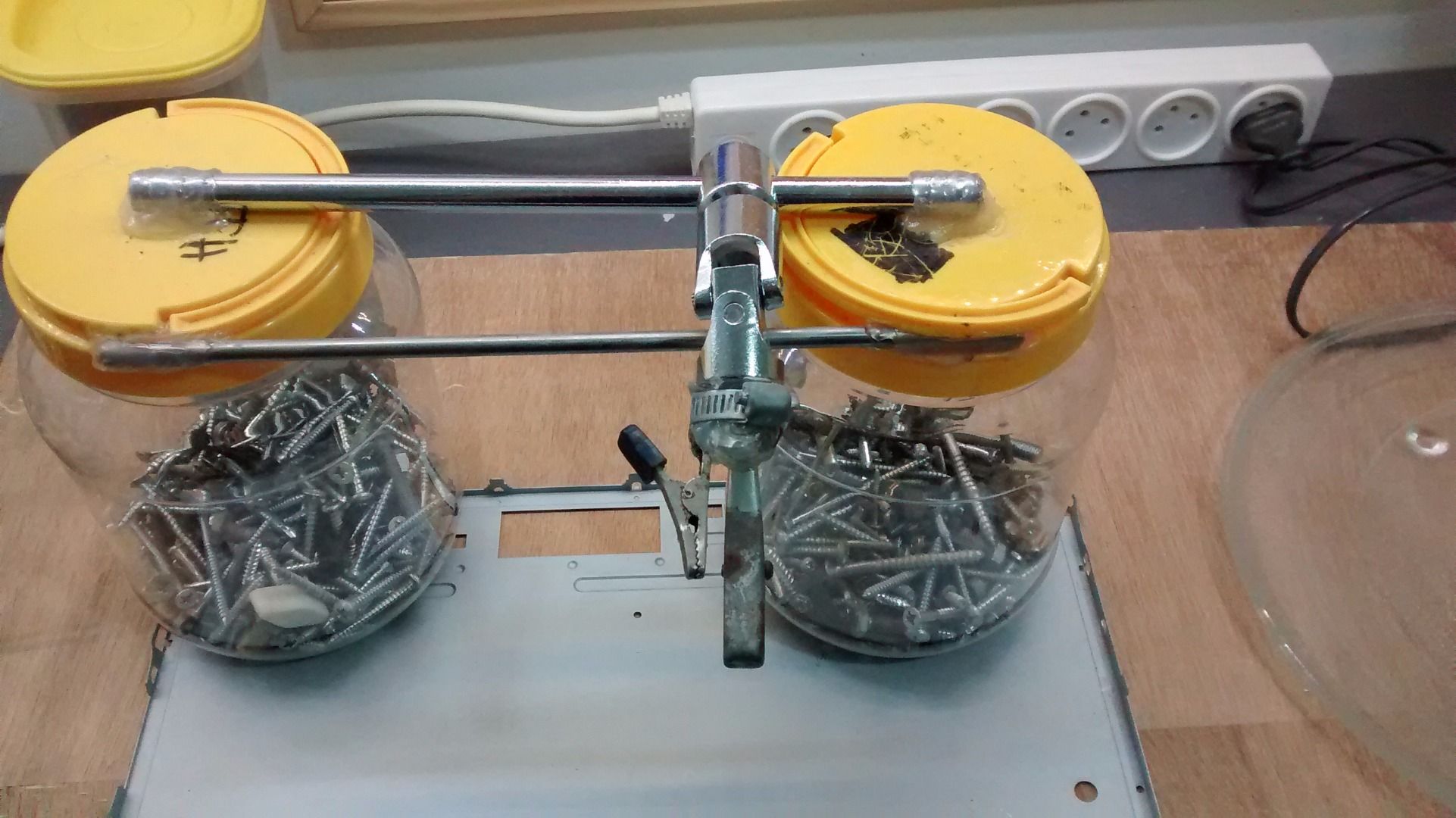 2X DIY PCB Helping Hands for Soldering! - Instructables