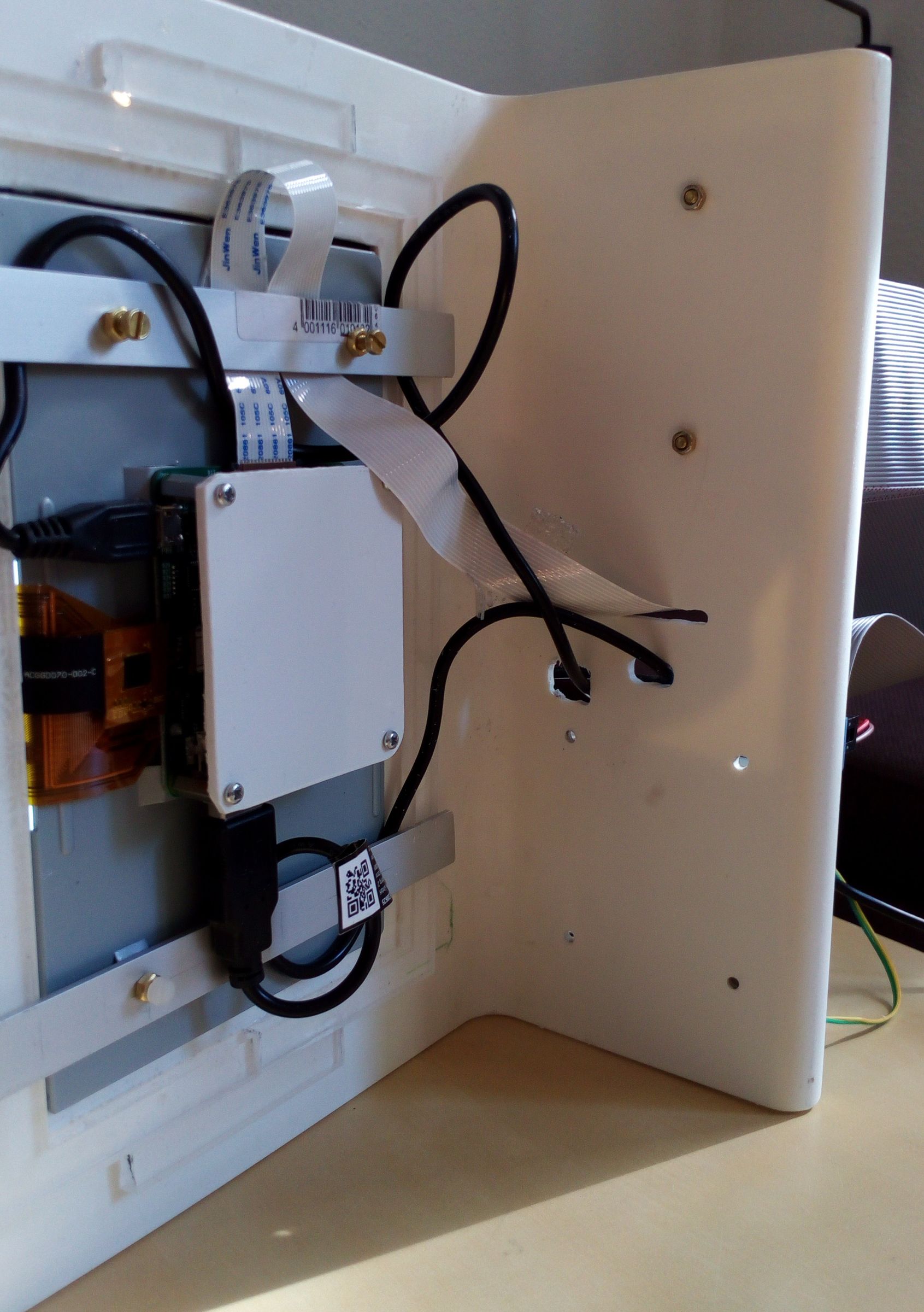 A Raspberry Pi & RPi Touch Screen Workstation - Instructables