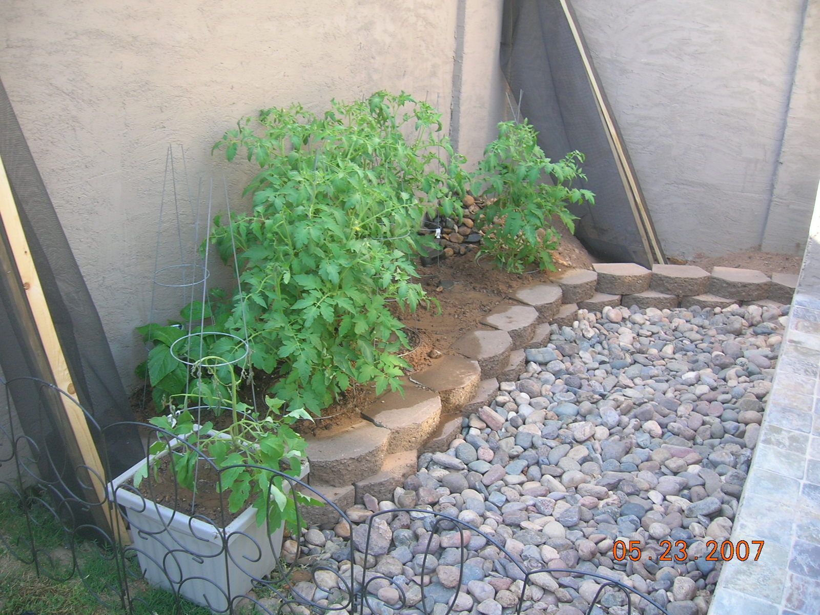 Building a Raised Garden: the Mator Patch : 10 Steps - Instructables