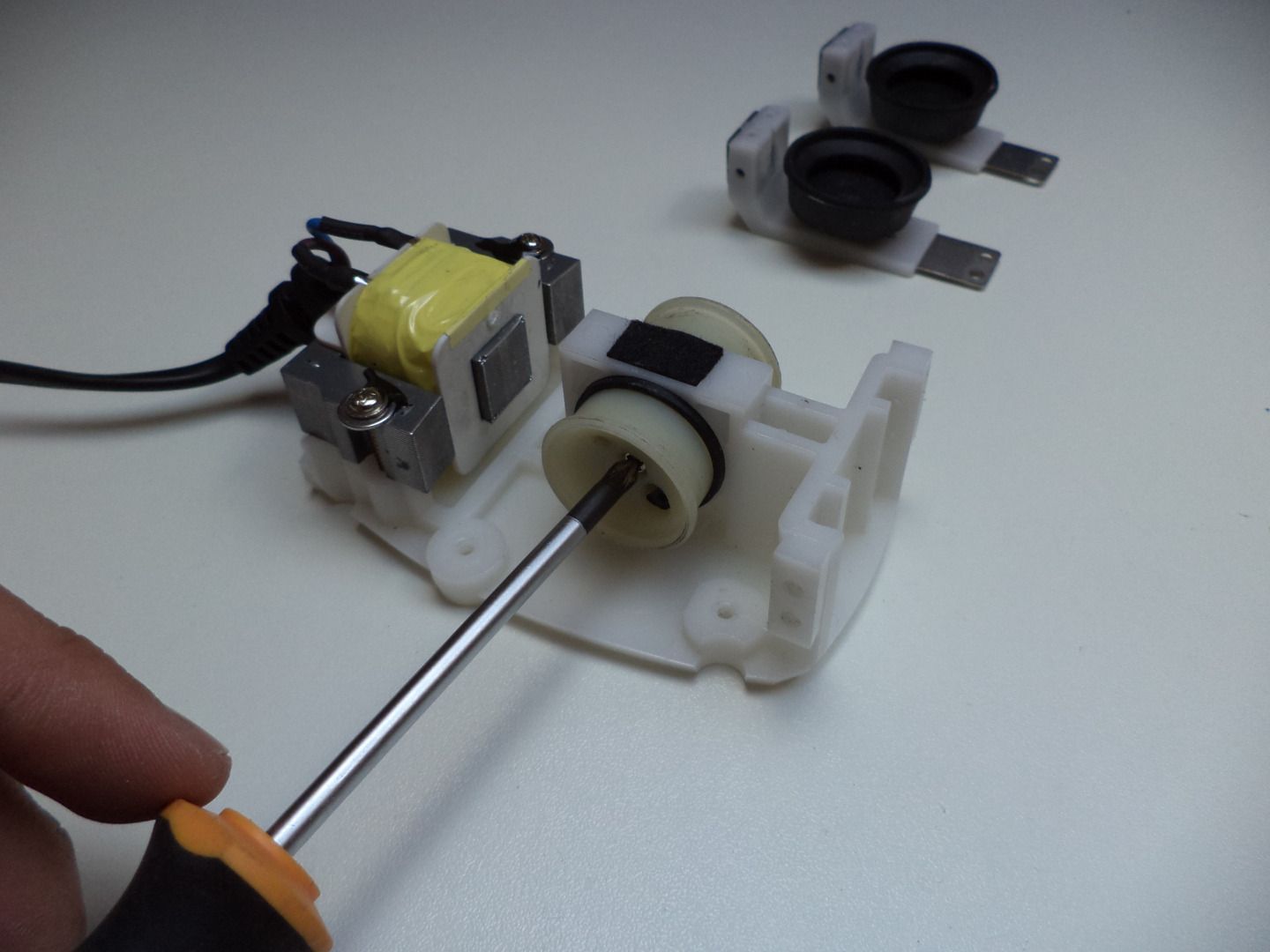 Reverse Aquarium Pump to Vacuum Pump : 8 Steps (with Pictures ...