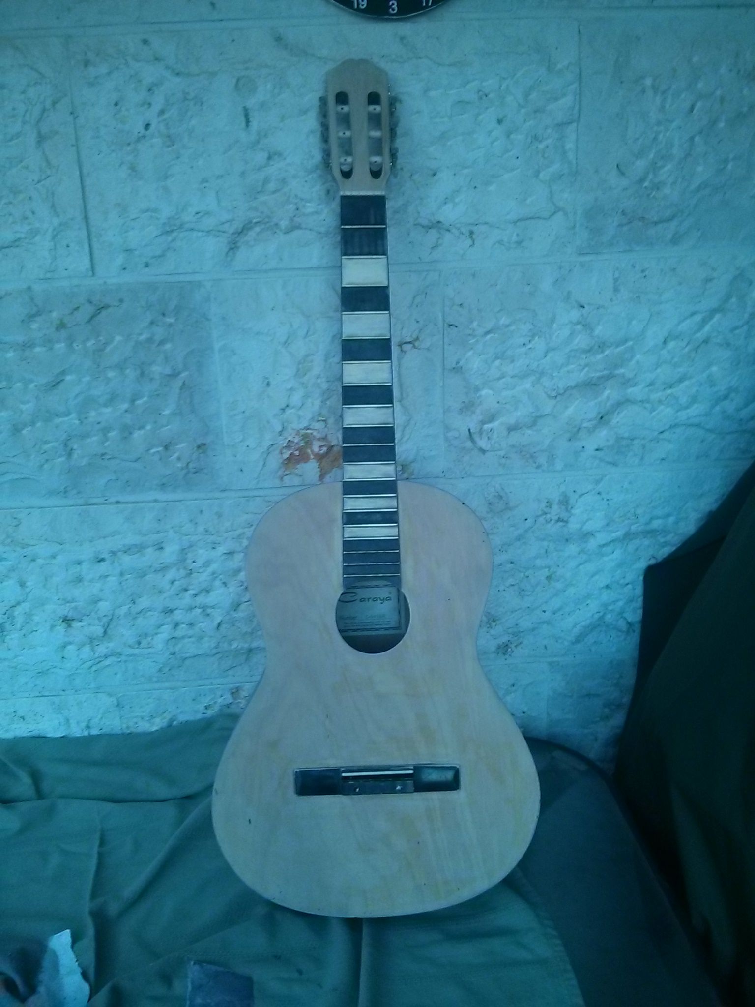 Guitar Paint Renovation : 4 Steps - Instructables