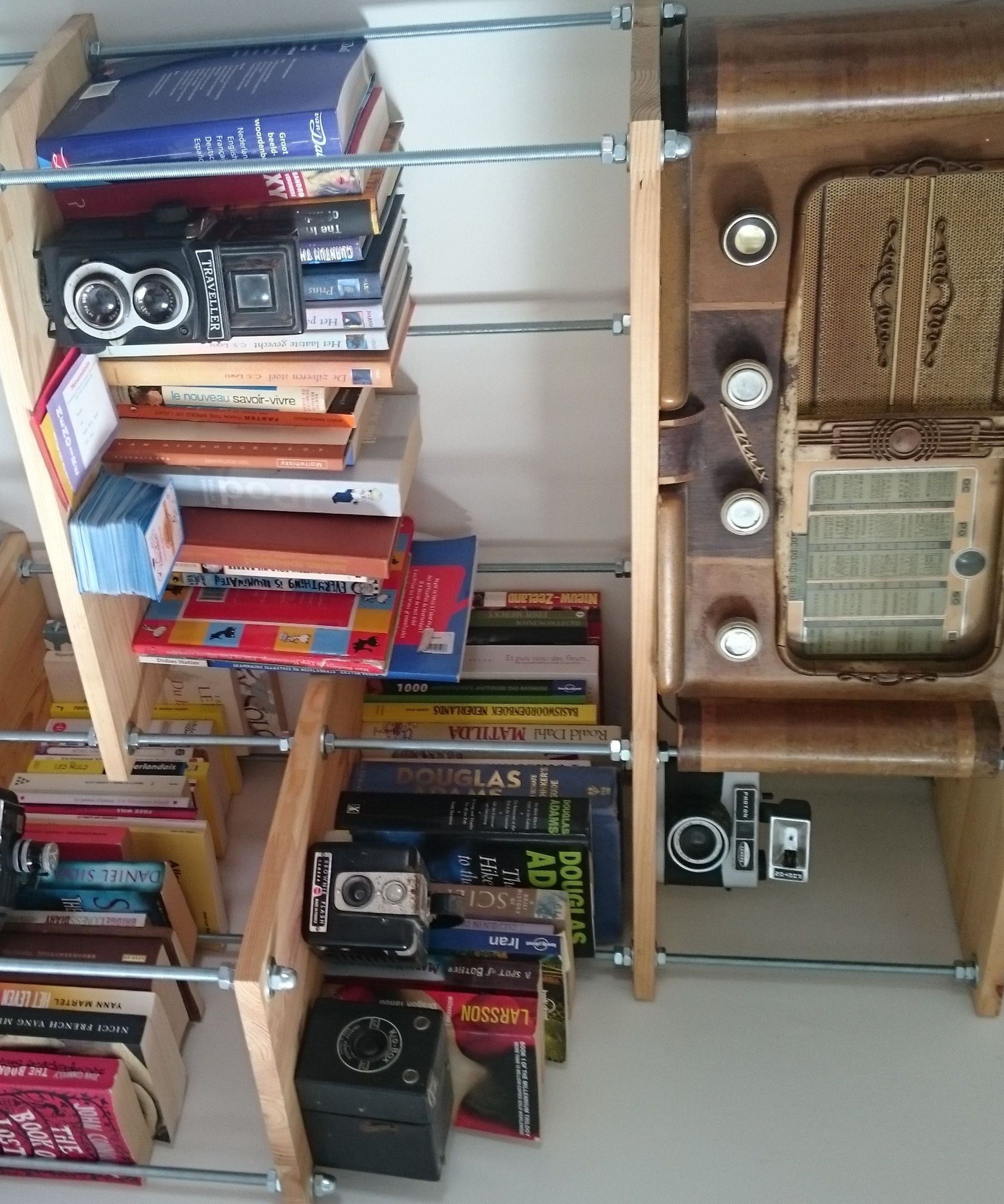 Threaded Rod Bookcase : 3 Steps - Instructables