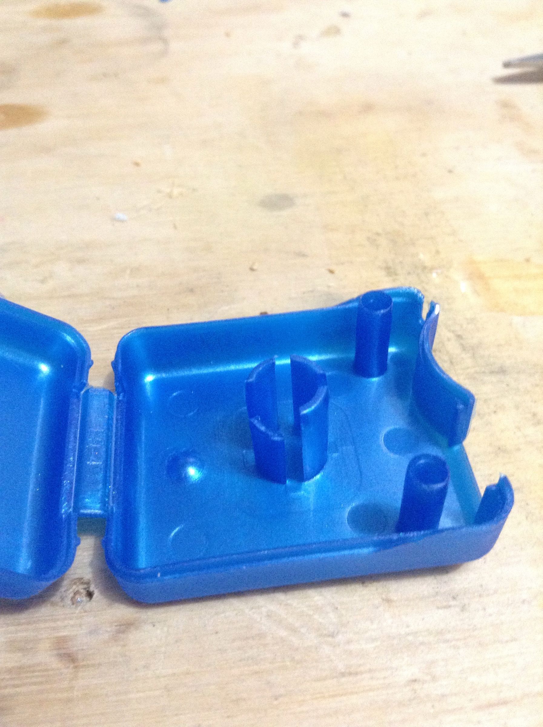 Floss Container Fishing : 7 Steps - Instructables