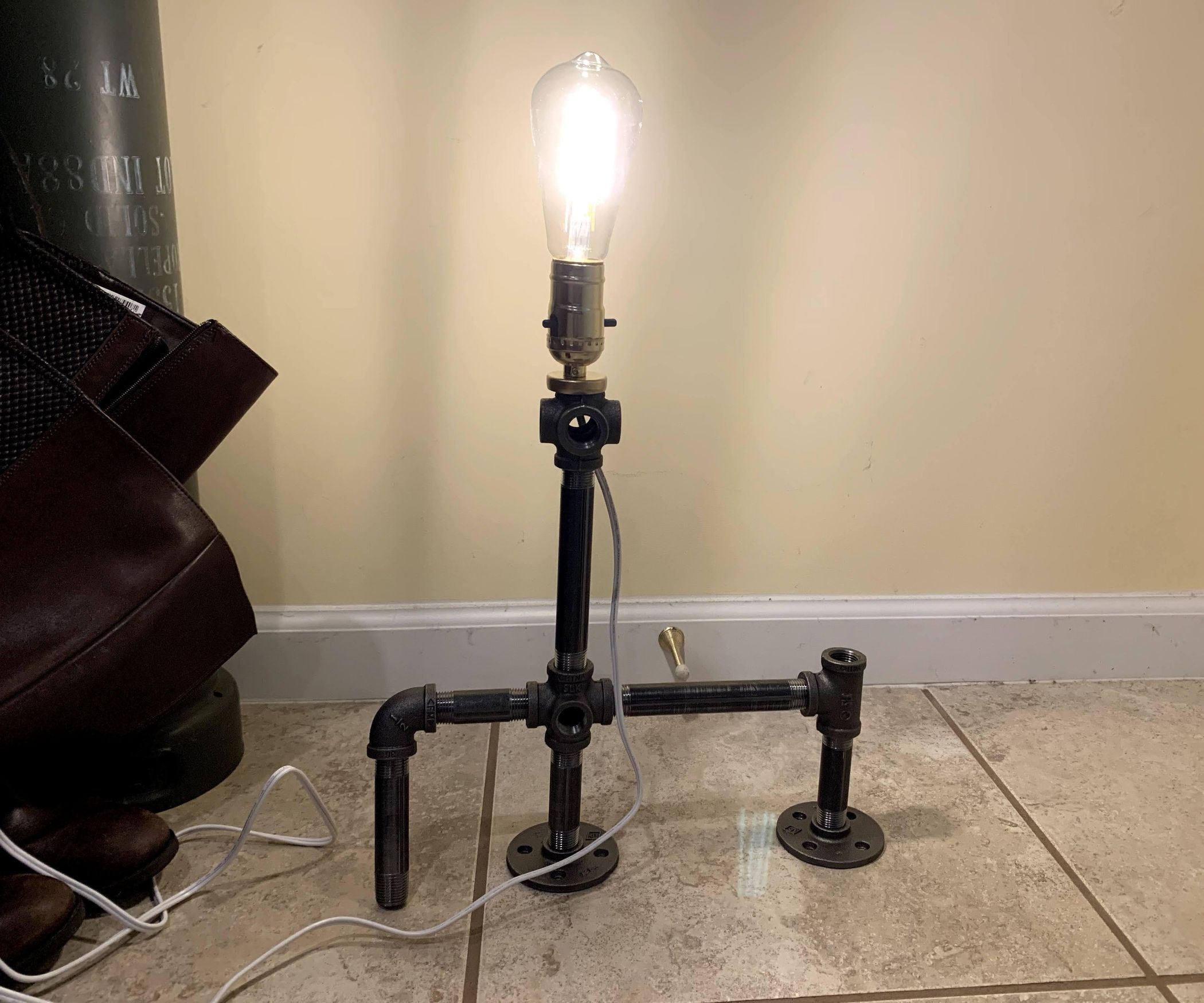 Black Iron Pipe Lamp : 3 Steps - Instructables