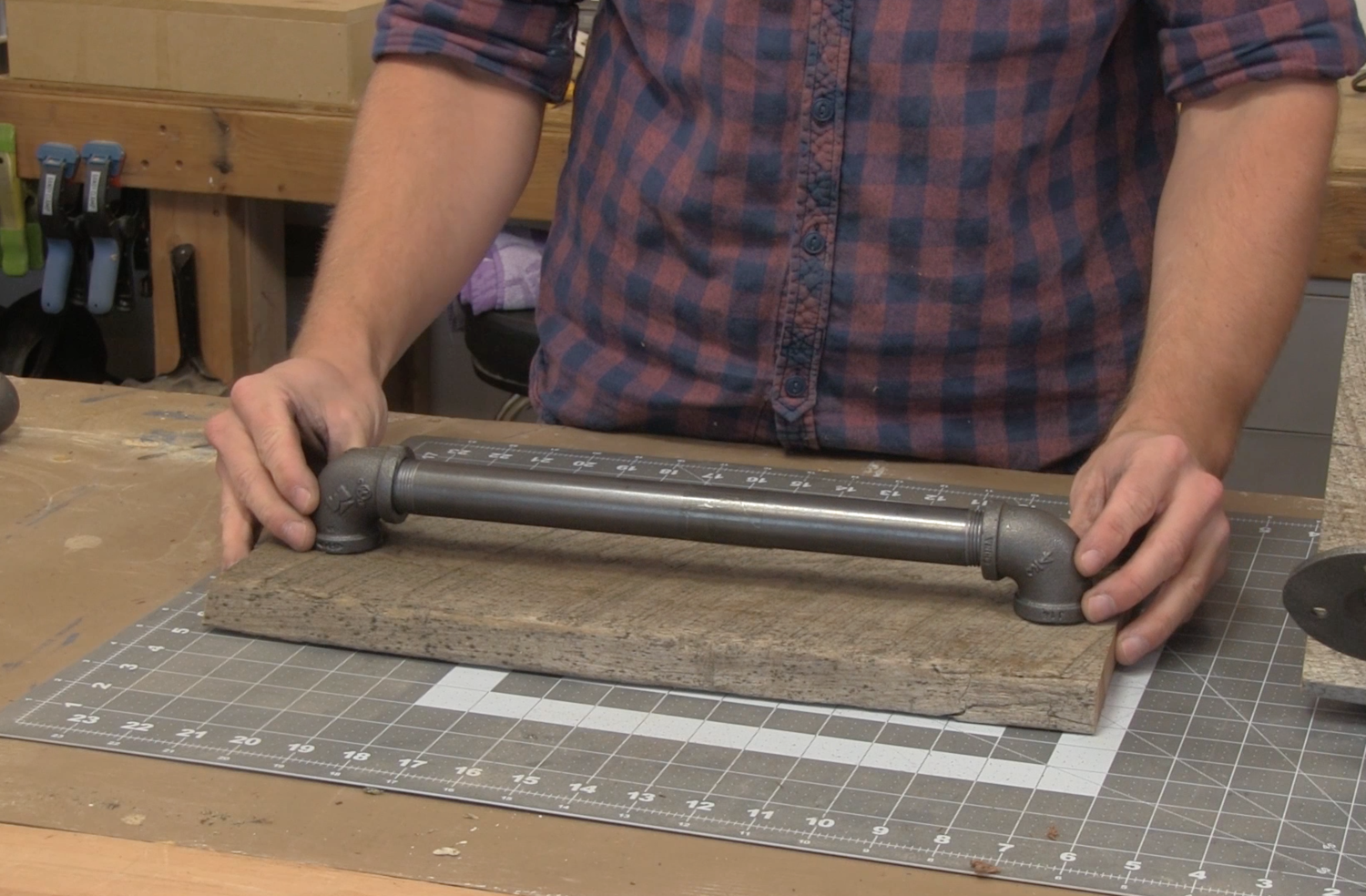 DIY INDUSTRIAL PIPE SHELF : 6 Steps (with Pictures) - Instructables