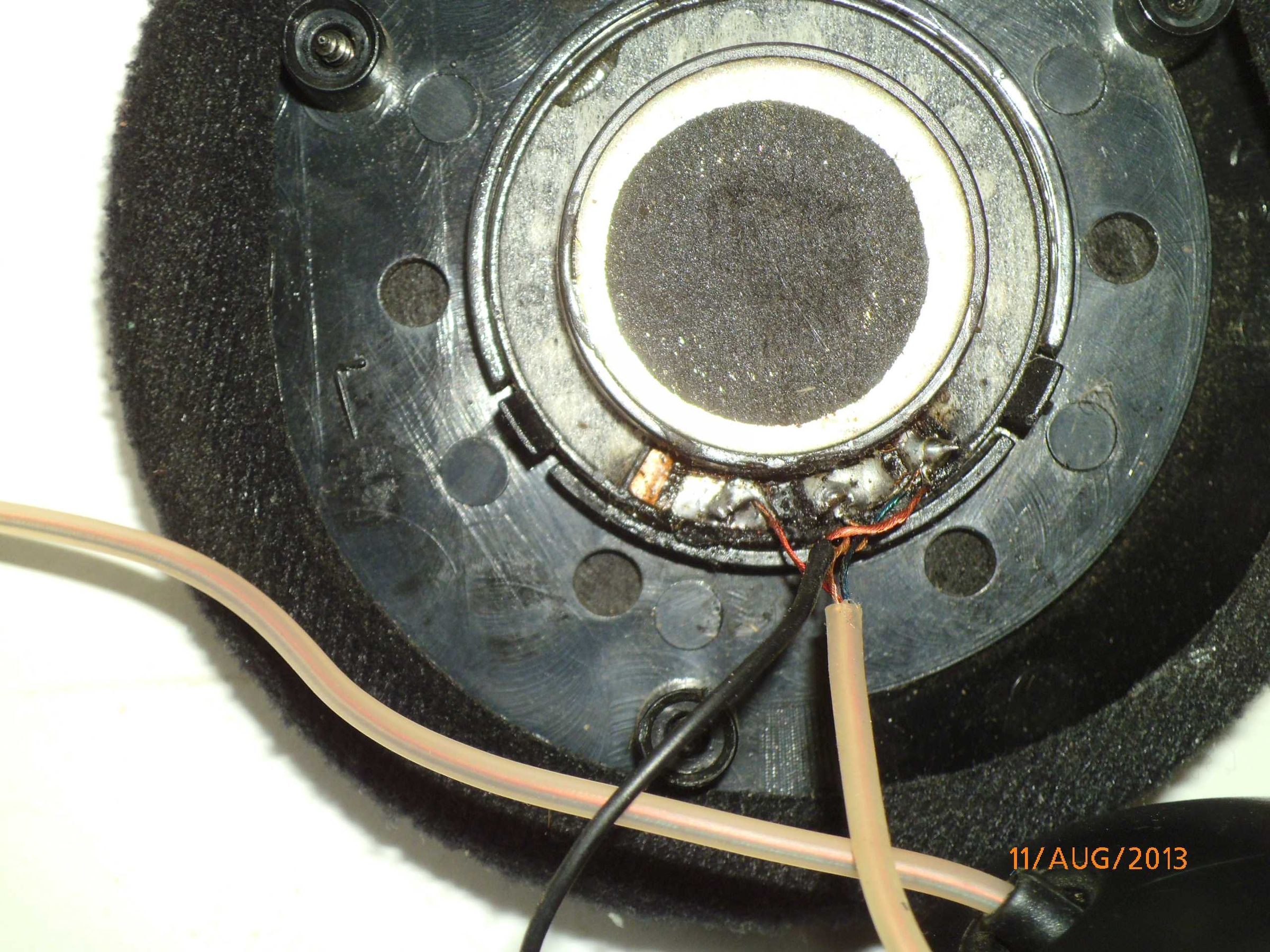 DIY- HOW TO MAKE WIRELESS HEADPHONES : 8 Steps (with Pictures ...