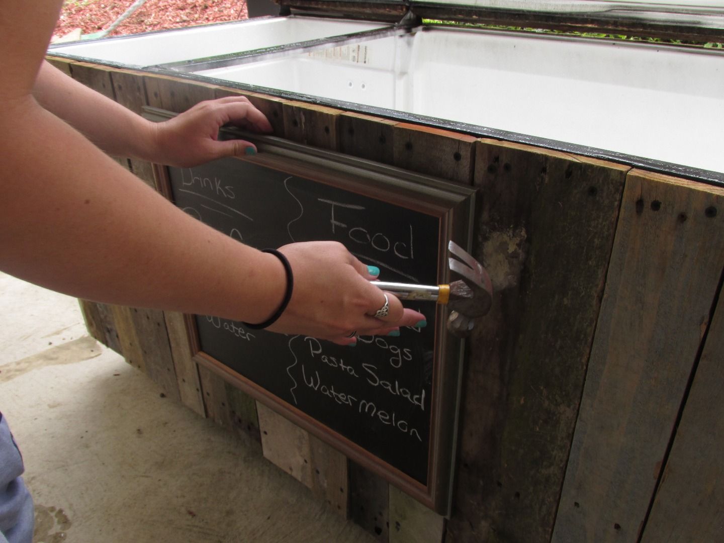 Awesome Rustic Cooler From Broken Refrigerator and Pallets : 11 Steps ...