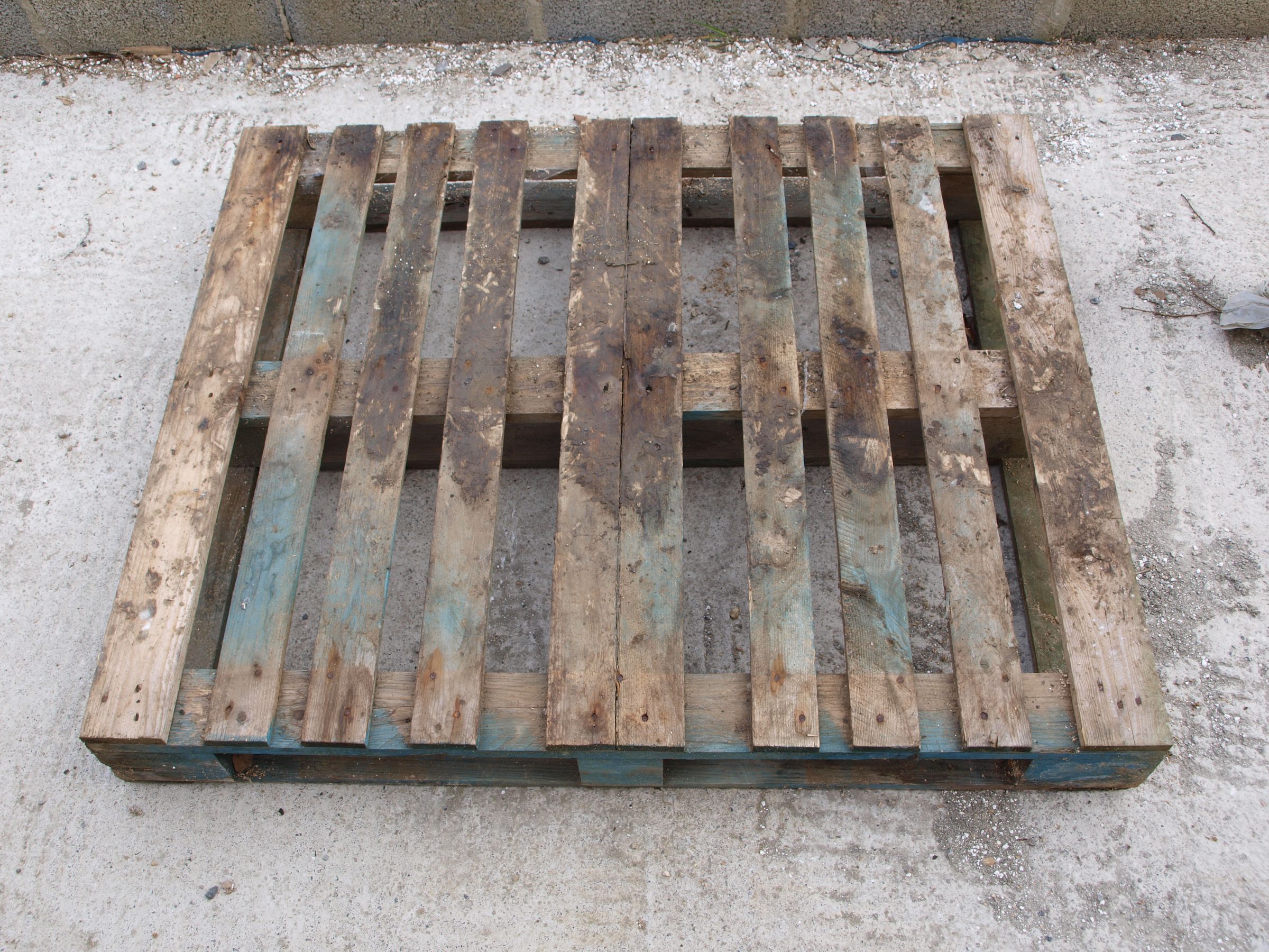 A Simple Pallet Gate - Instructables