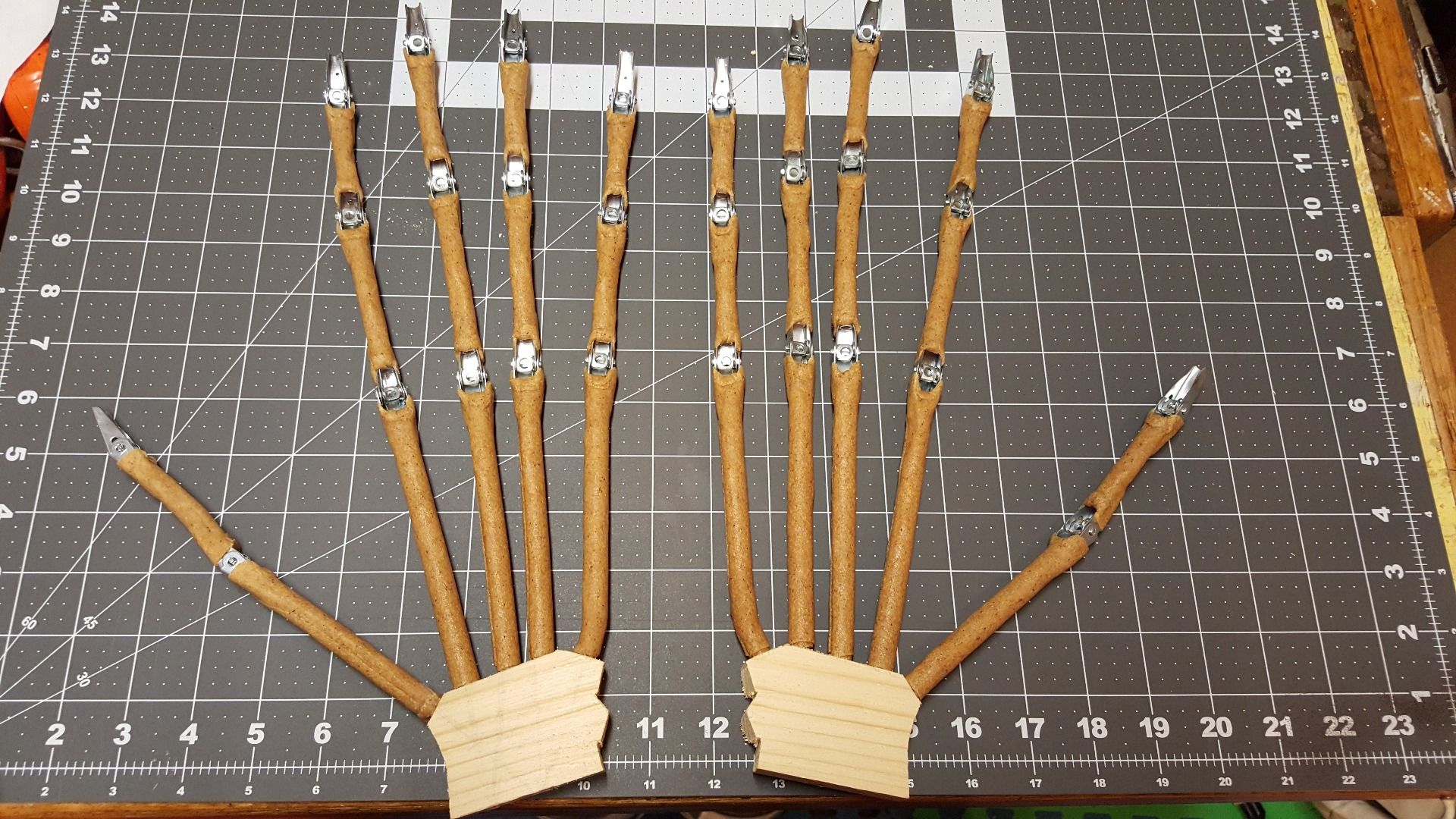 Articulated Skeleton Hand : 7 Steps (with Pictures) - Instructables