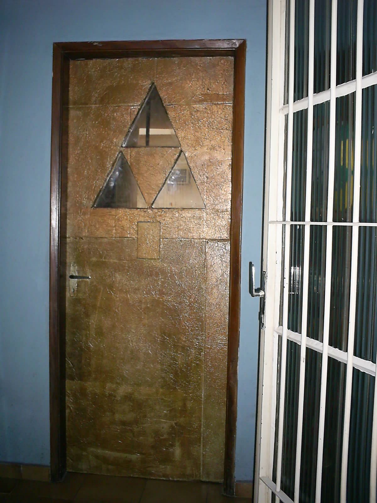 Triforce Door - Recycle Cardboard Box : 4 Steps - Instructables