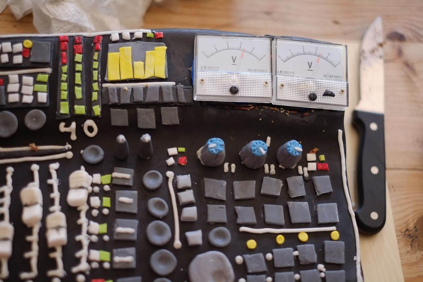 Soundboard Cake With Working Volt Meters : 12 Steps (with Pictures ...