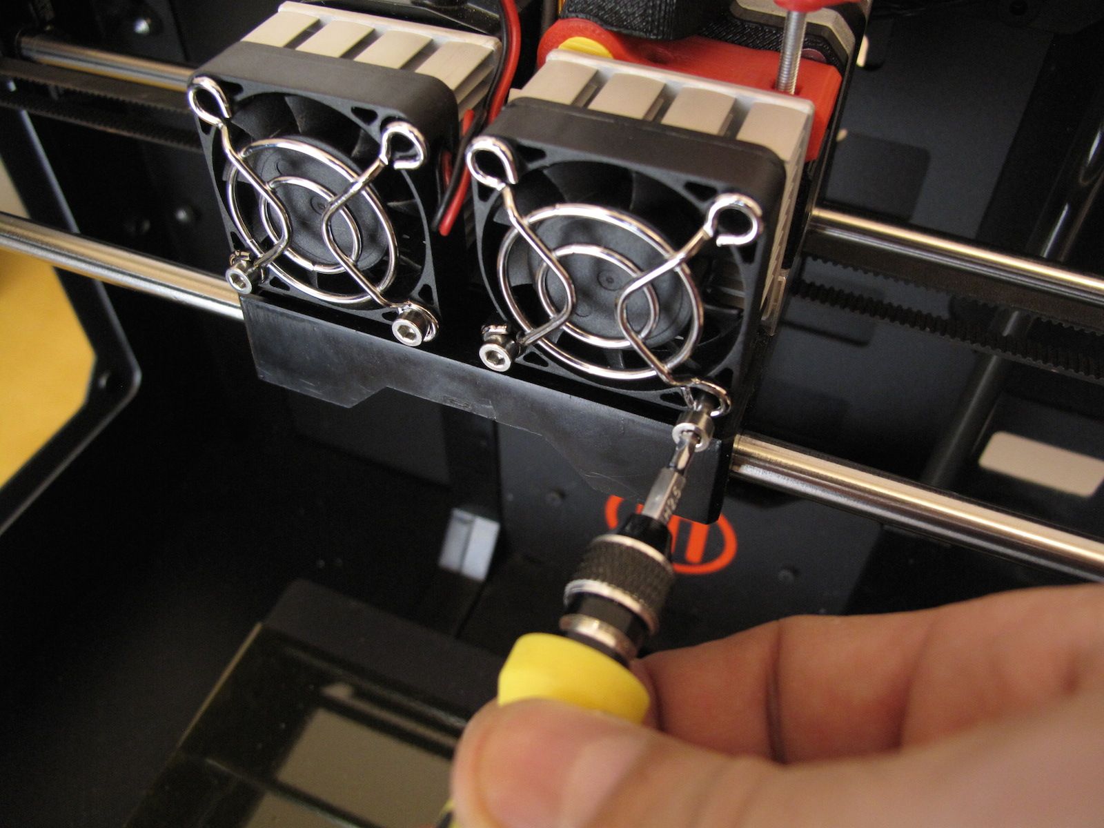 Adjustable Extruder Drive Block Upgrade for Replicator 2X : 18 Steps ...