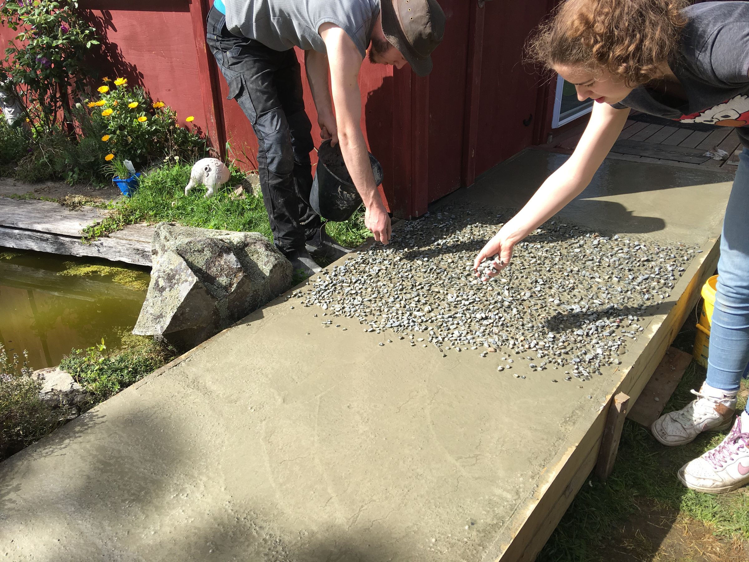 Making an Exposed Aggregate Concrete Path : 8 Steps (with Pictures ...