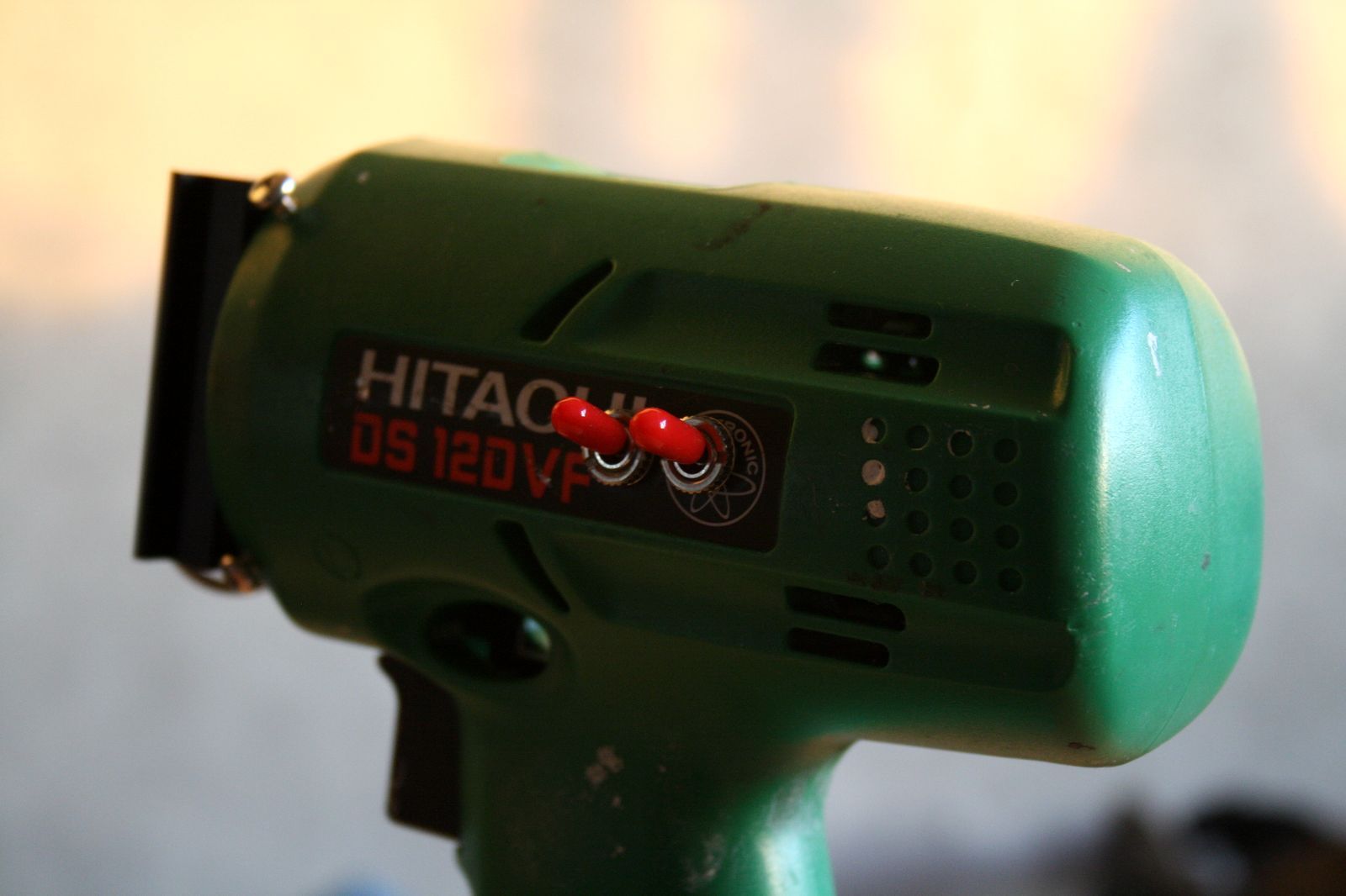 Transformation of Malfunctioning Power Tool Into LED Lamp : 3 Steps ...