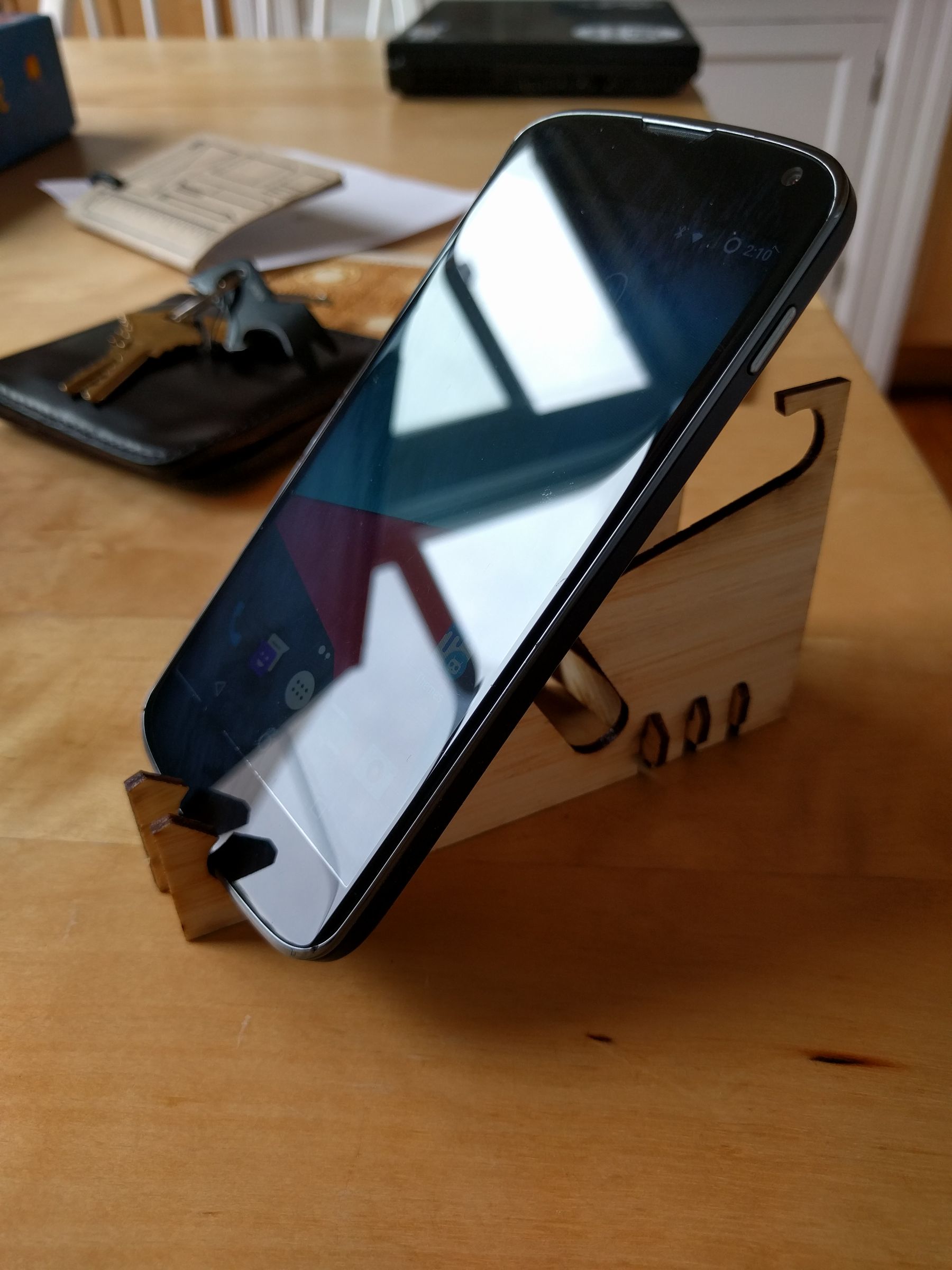 Multi-angle Laser Cut Phone Stand : 4 Steps (with Pictures) - Instructables