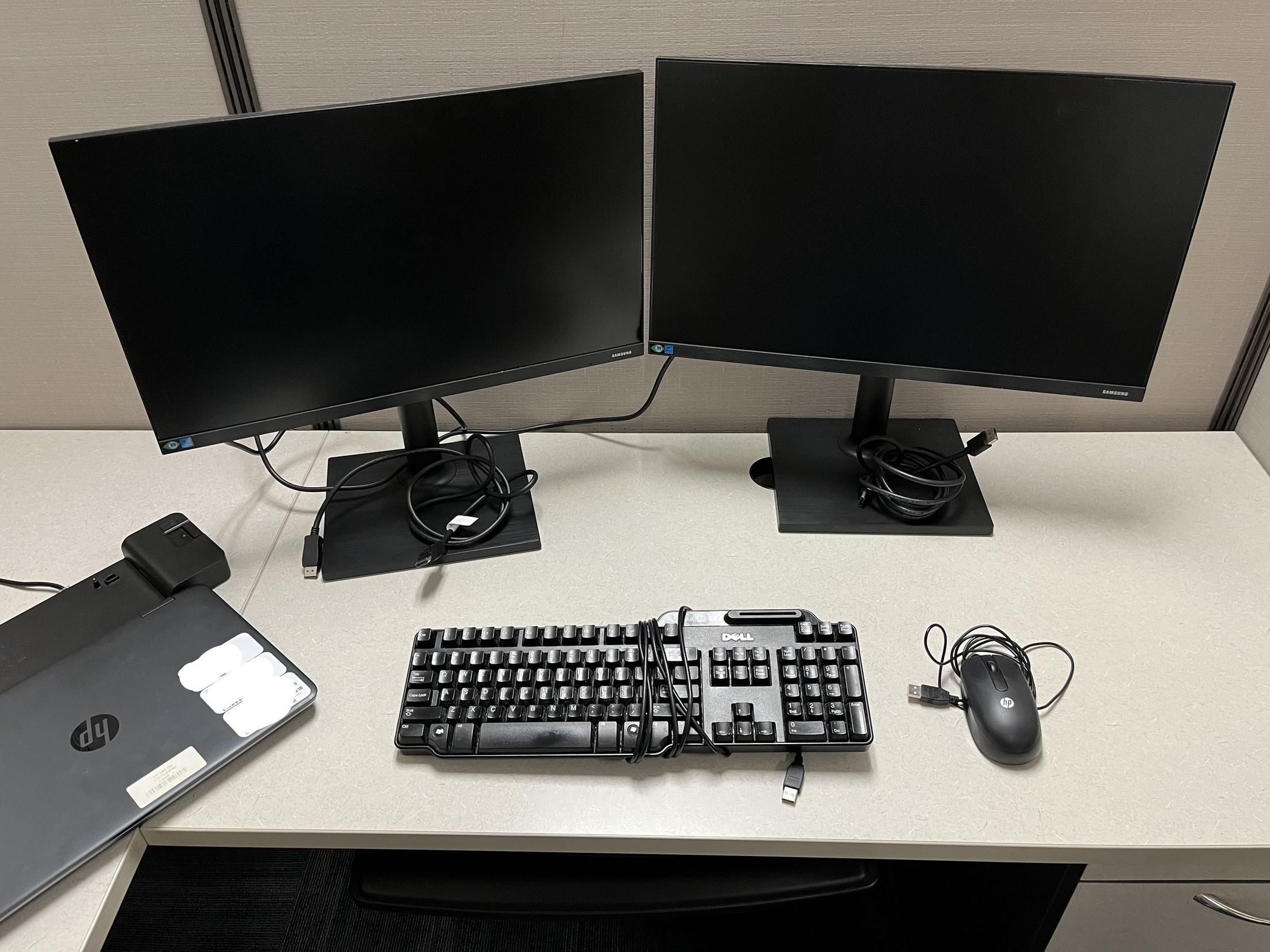 Setting Up a Laptop Workstation With Dual Monitors : 8 Steps ...