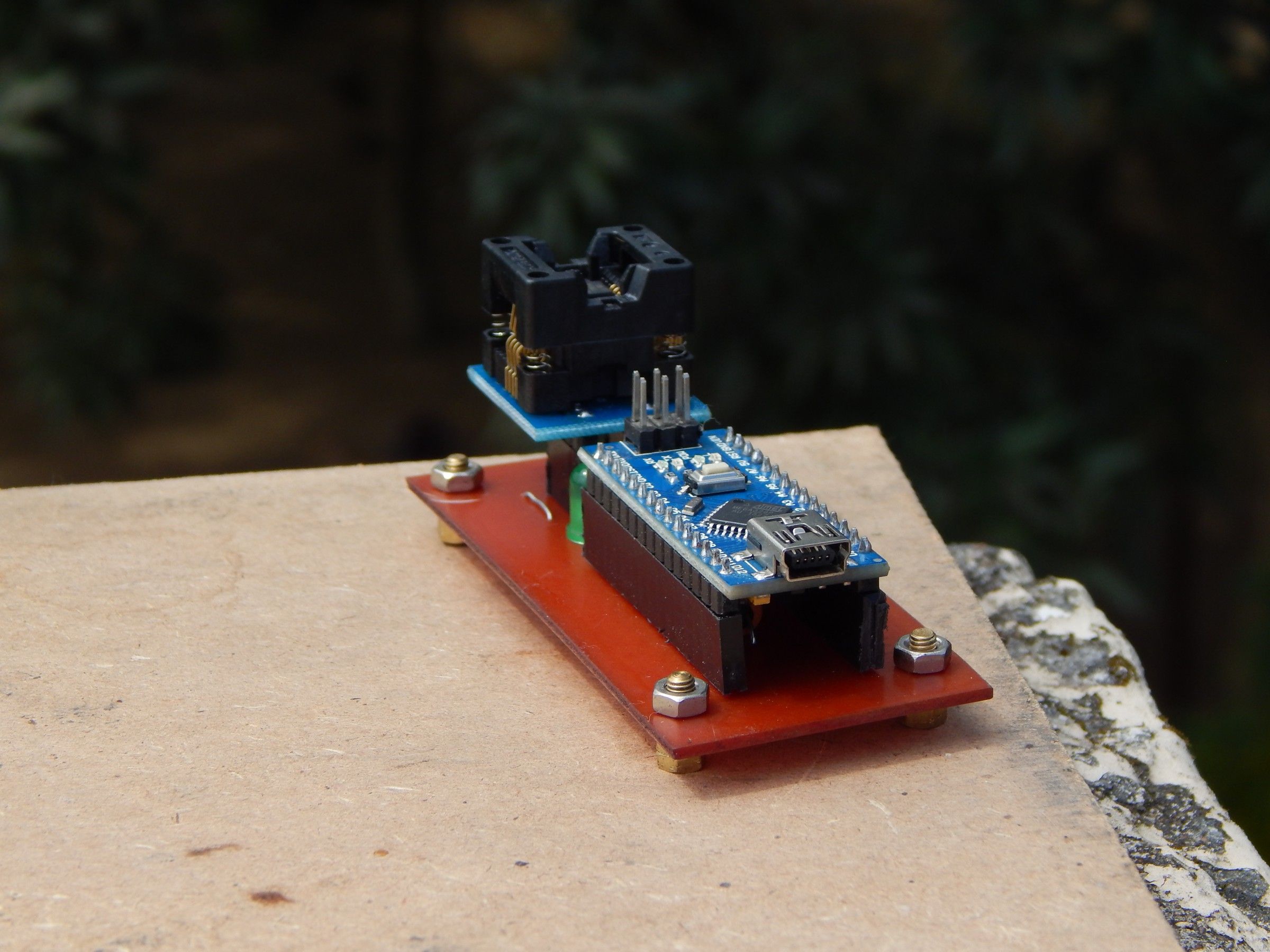 How to Make a Attiny13 Programmer : 3 Steps (with Pictures) - Instructables