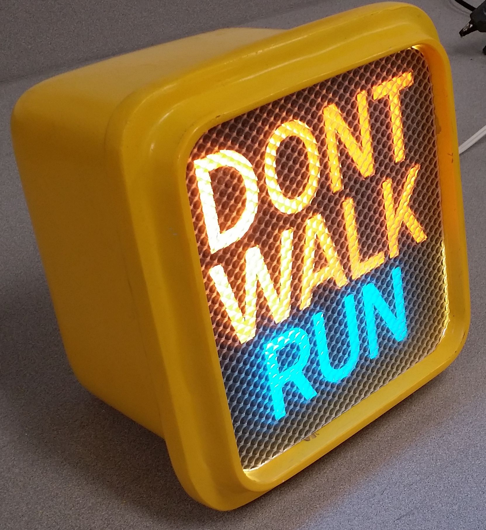 DONT WALK RUN Traffic Signal Sign : 11 Steps (with Pictures ...