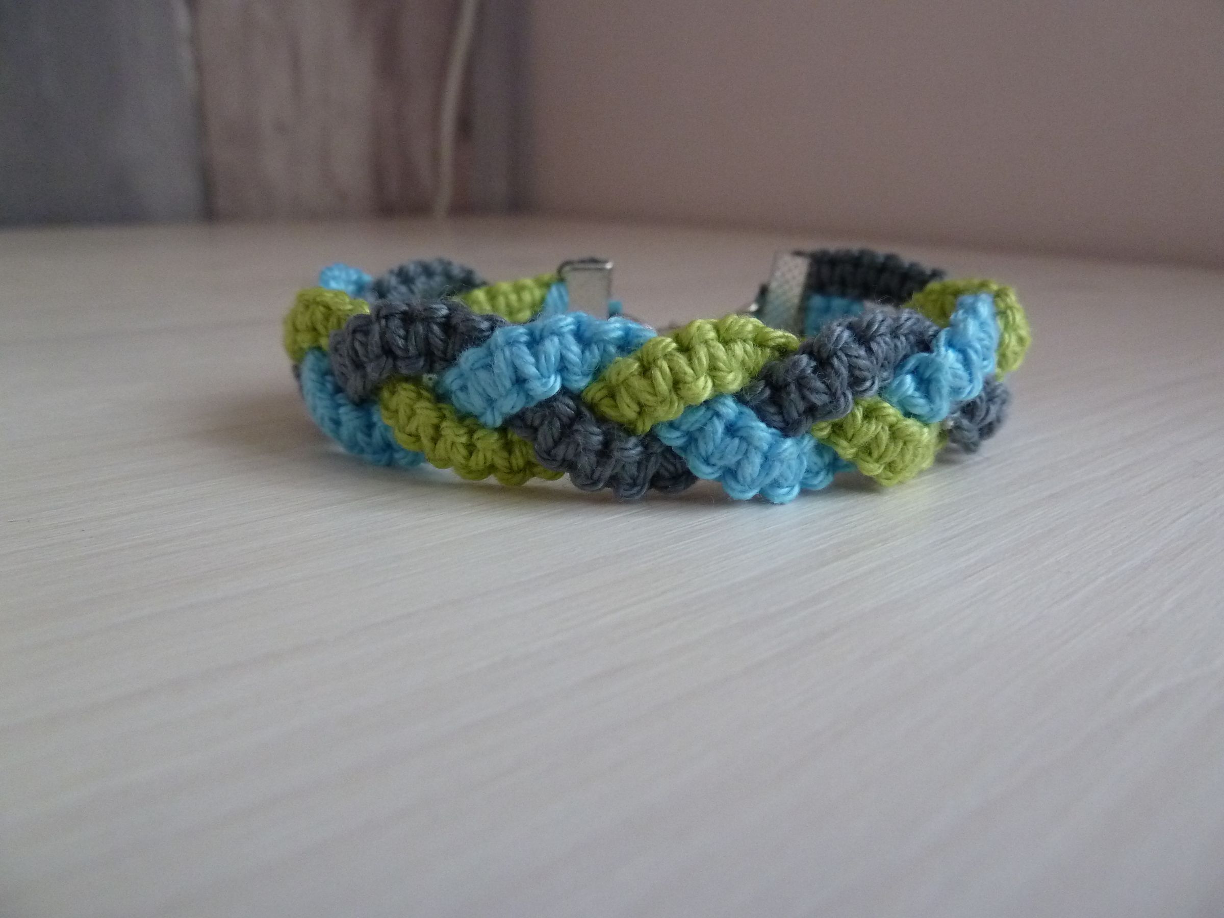 Braided Macrame Bracelet : 14 Steps (with Pictures) - Instructables