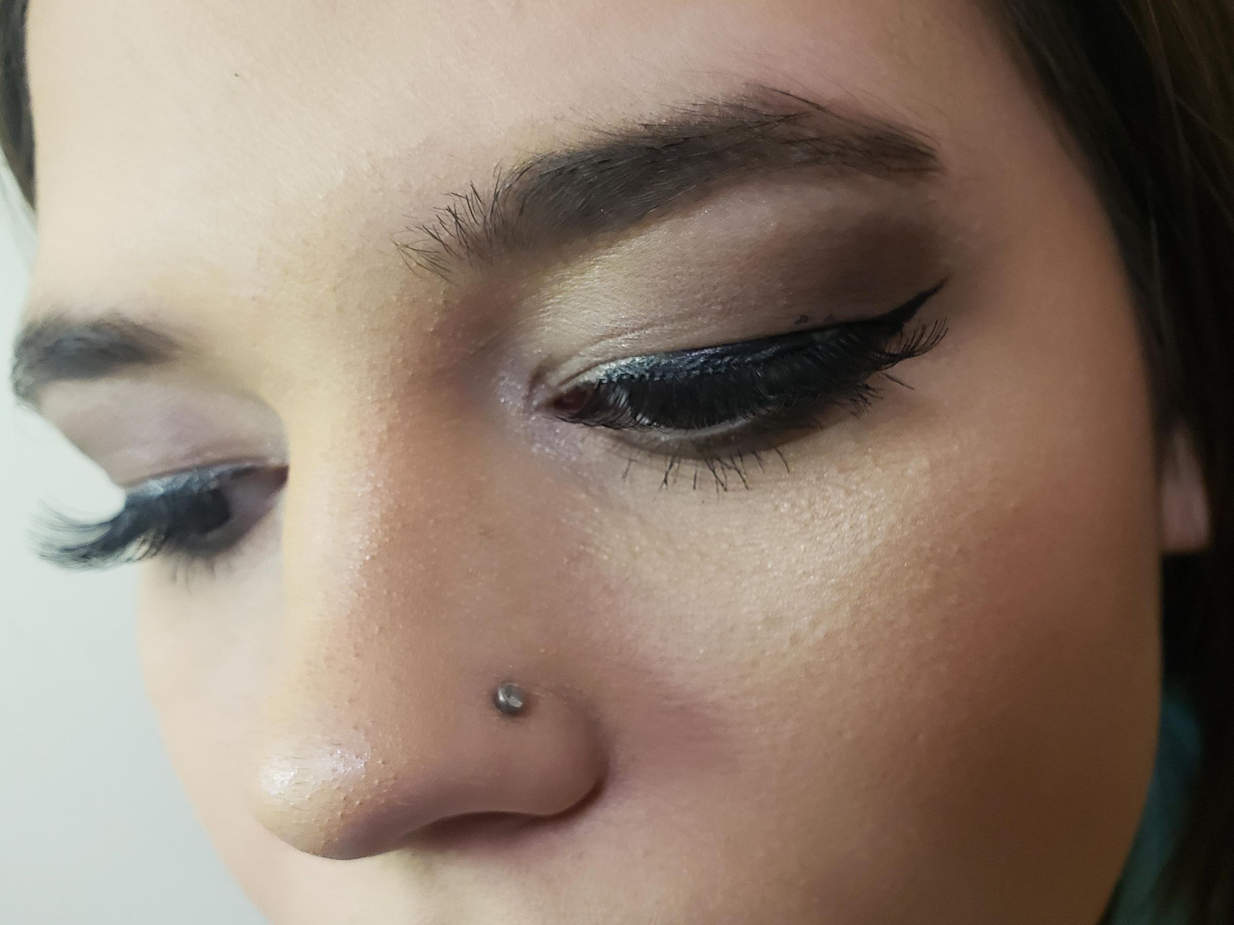 Modern Take on the 90s Makeup : 5 Steps - Instructables