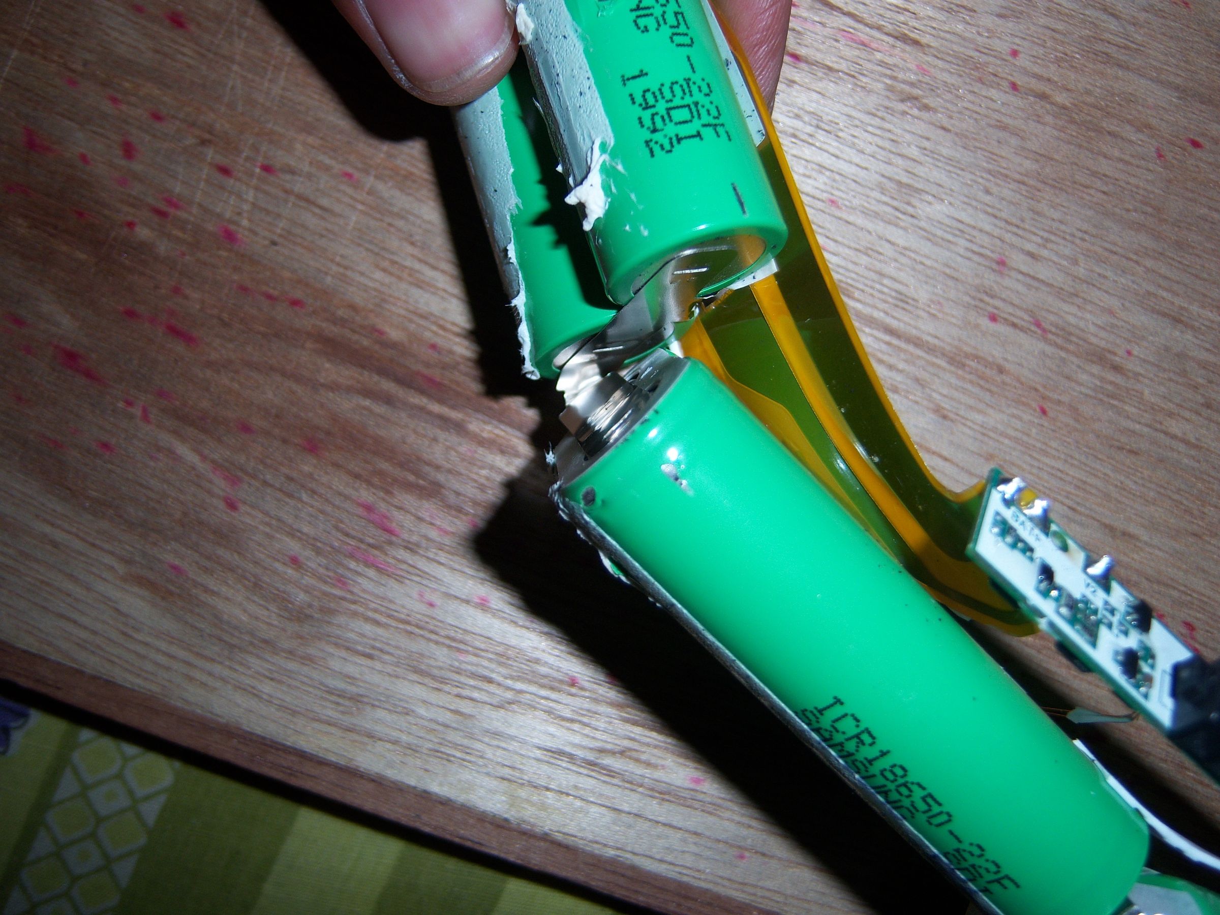 Salvage Lithium Ion Batteries From Laptop Batteries : 5 Steps ...