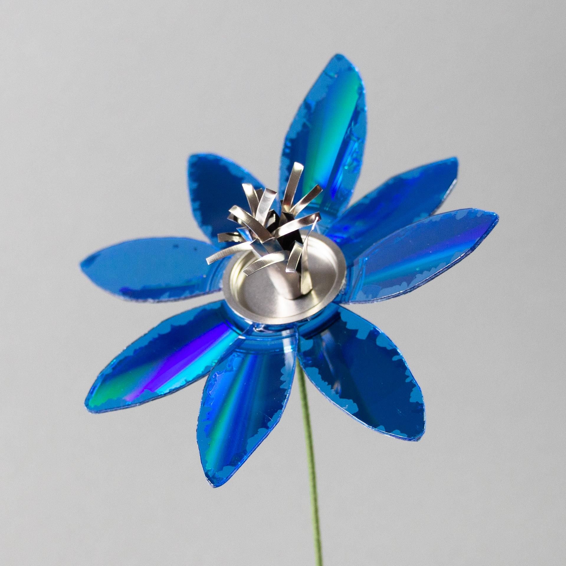 Recycled Flowers From DVDs, CDs, and Floppy Disks : 7 Steps (with ...