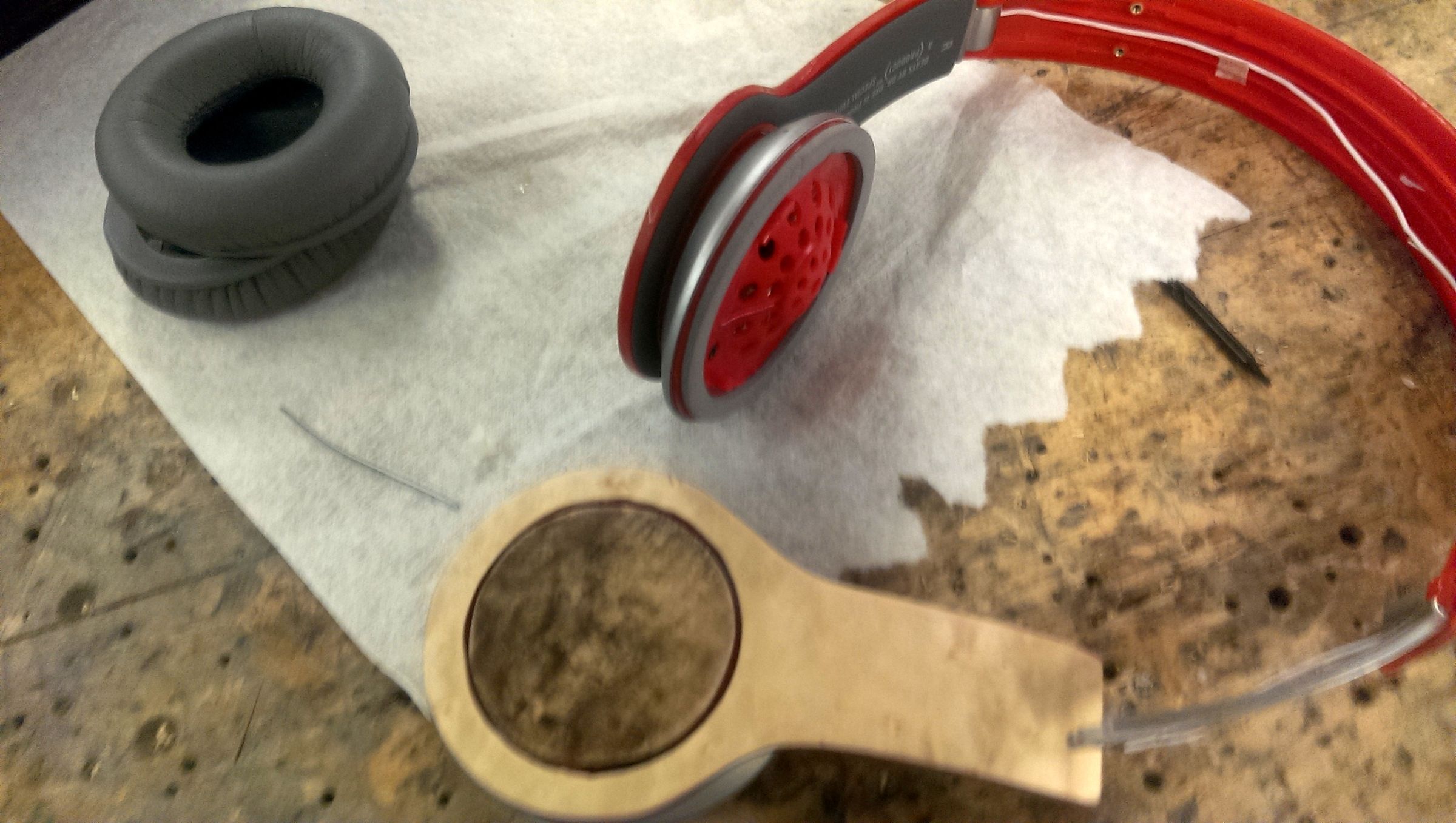 Wooden Headphones : 5 Steps (with Pictures) - Instructables