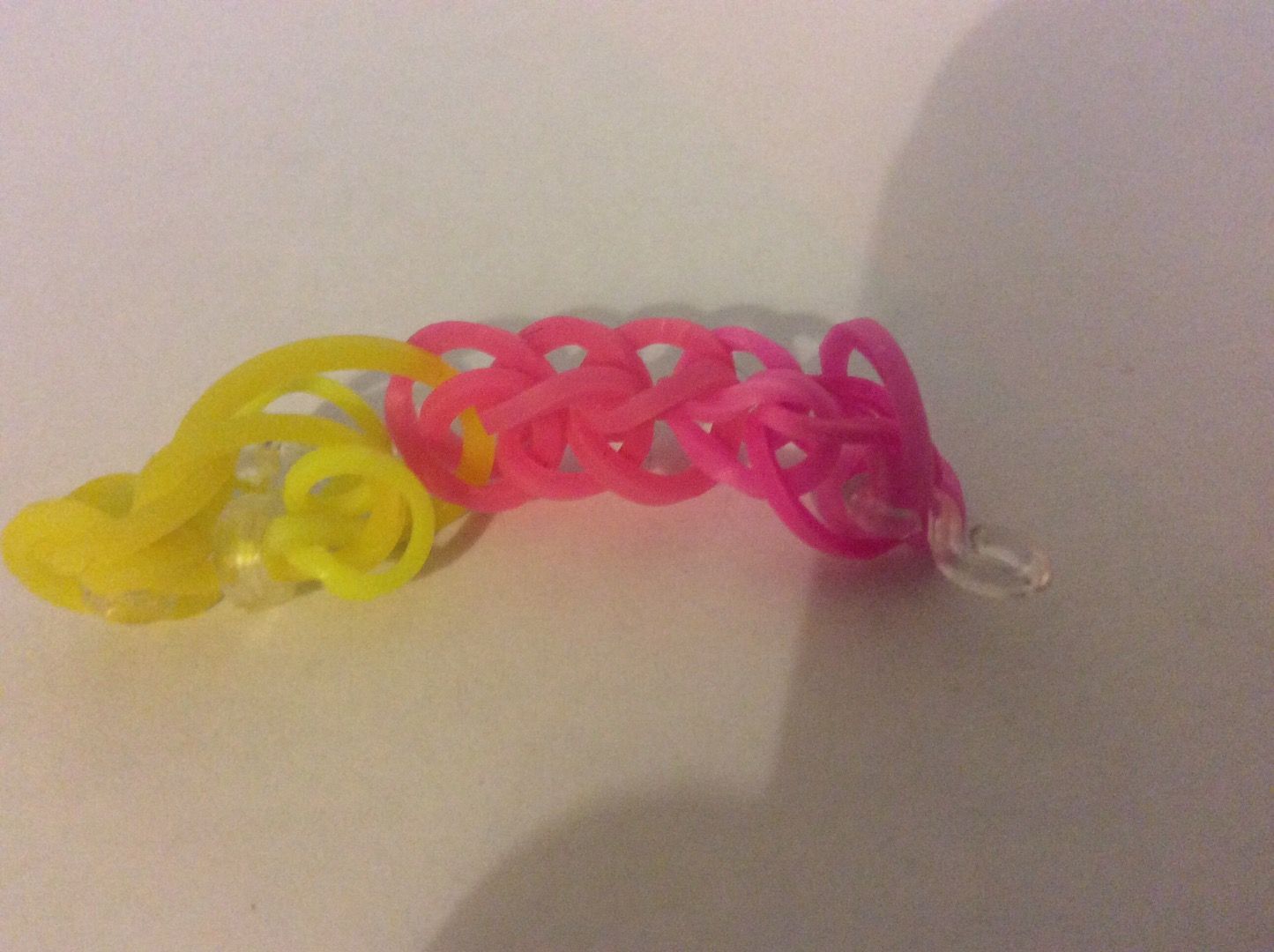 Loomband Gold Medal Key Ring : 3 Steps - Instructables