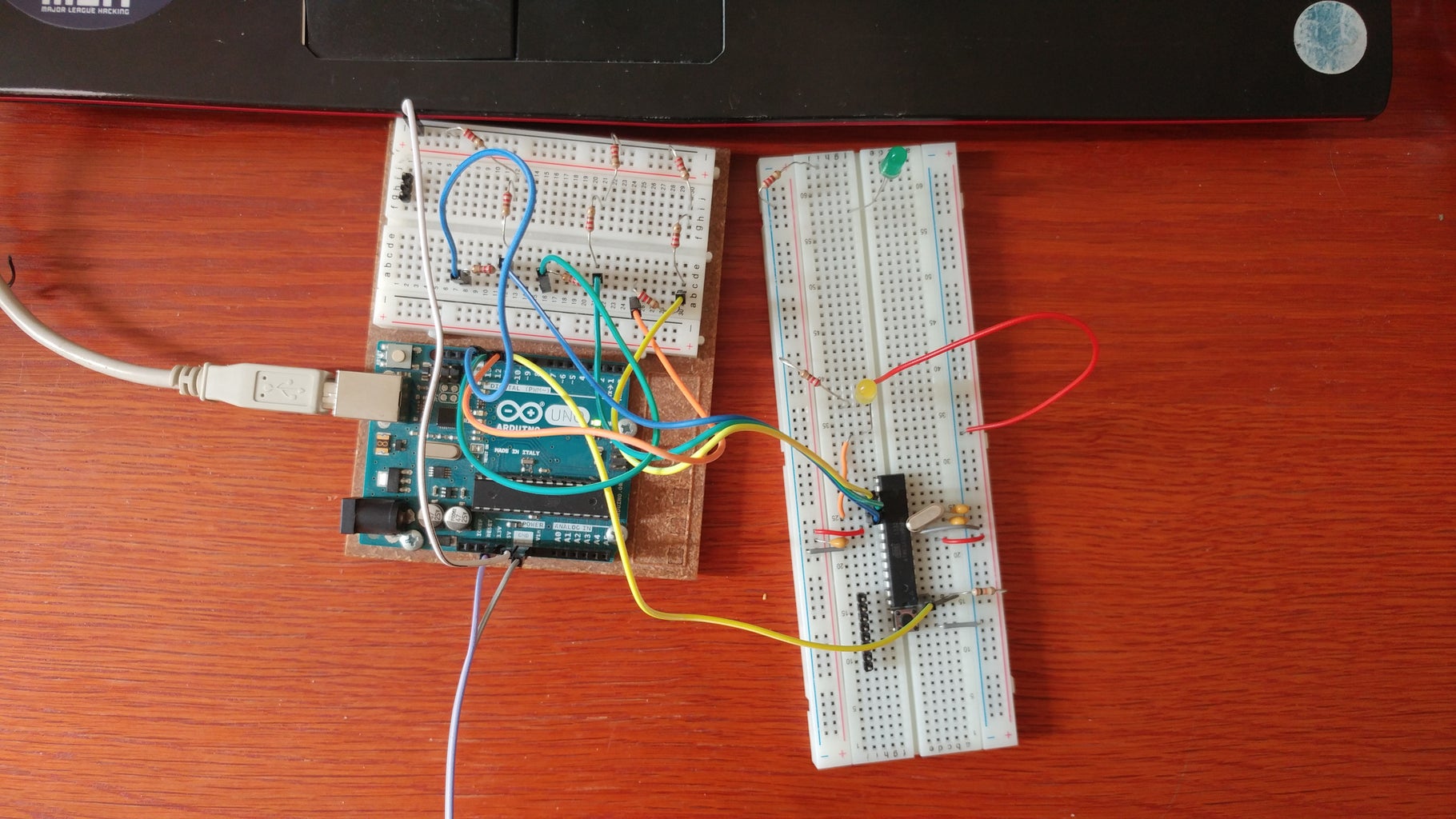 Standalone Arduino 3 3v W External 8 Mhz Clock Being Programmed From Arduino Uno Through Icsp