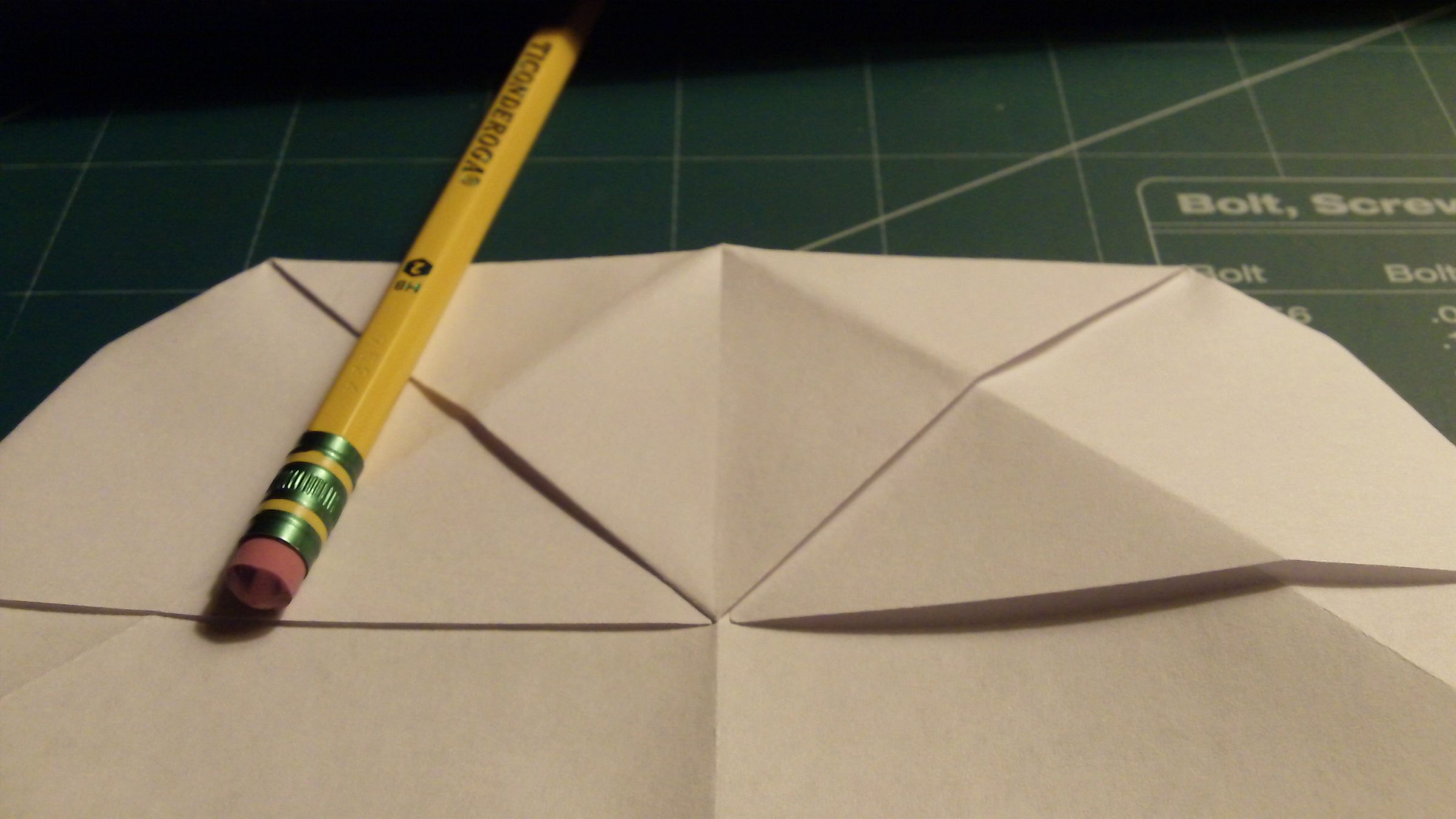 How to Make the Super Starstriker Paper Airplane : 7 Steps - Instructables