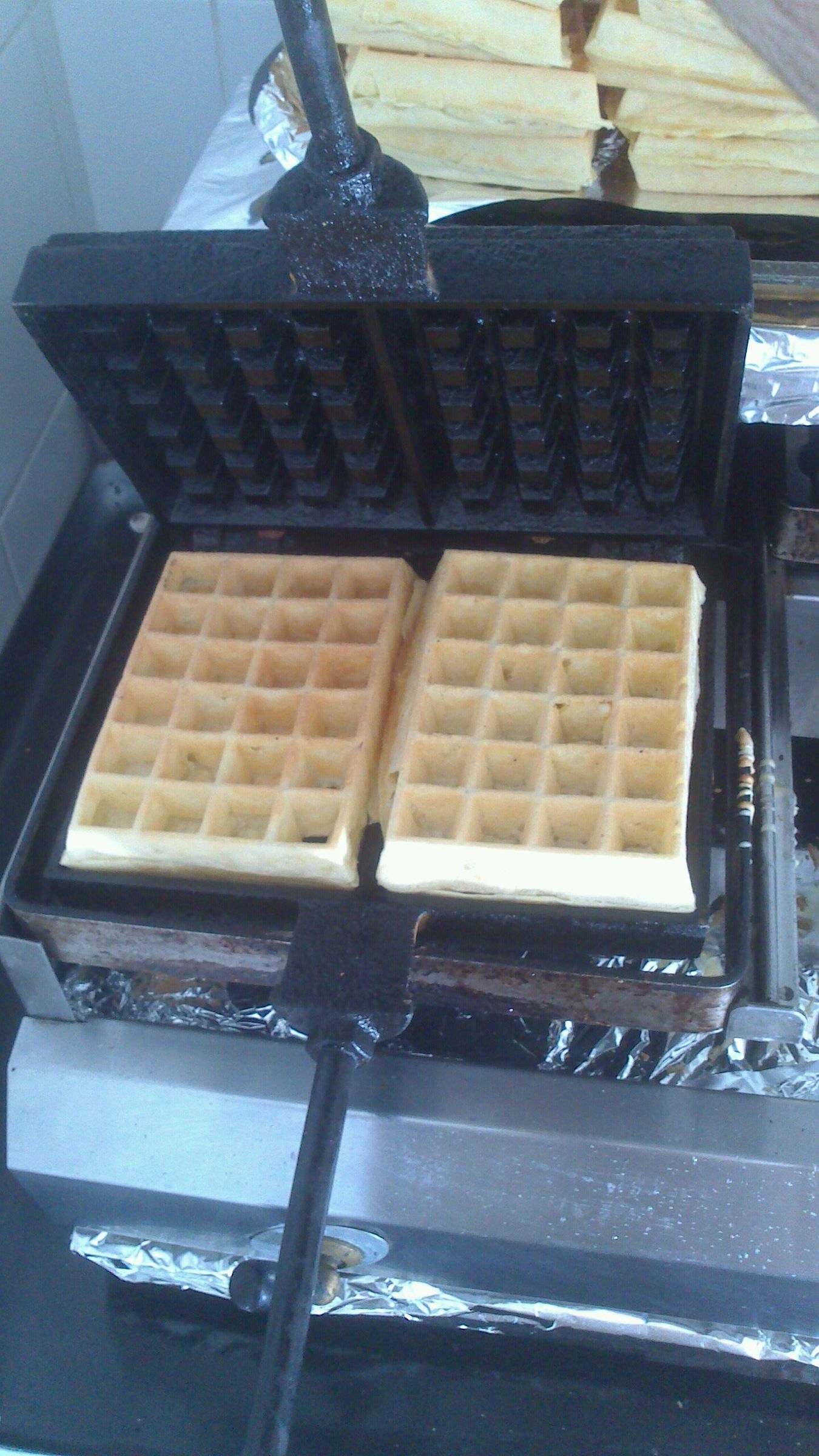 How to Make Industrial Fair Waffles !! : 6 Steps (with Pictures ...
