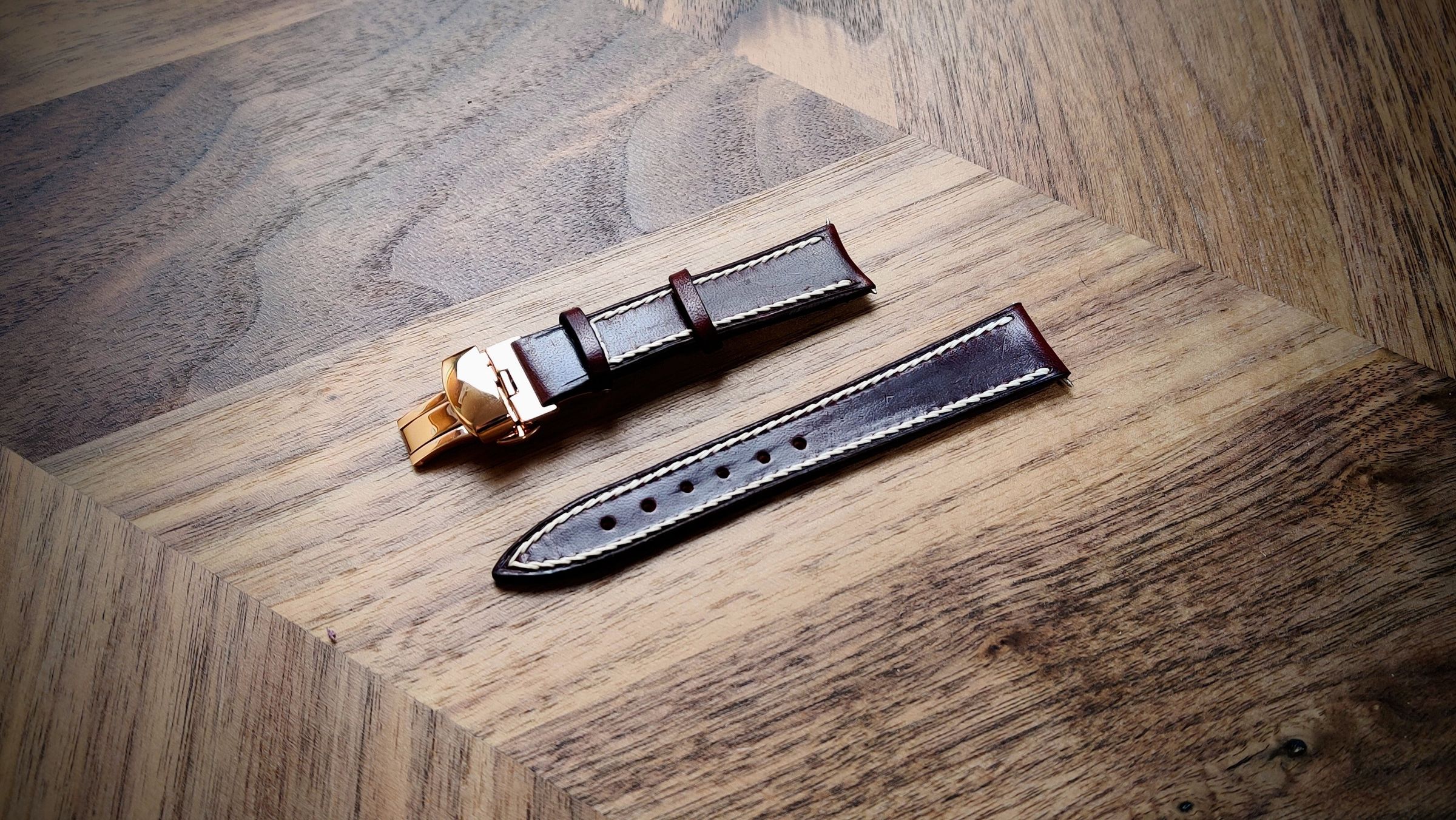 The Art of Luxury Leathercraft: Handcrafting a Leather Watch Strap : 25 ...