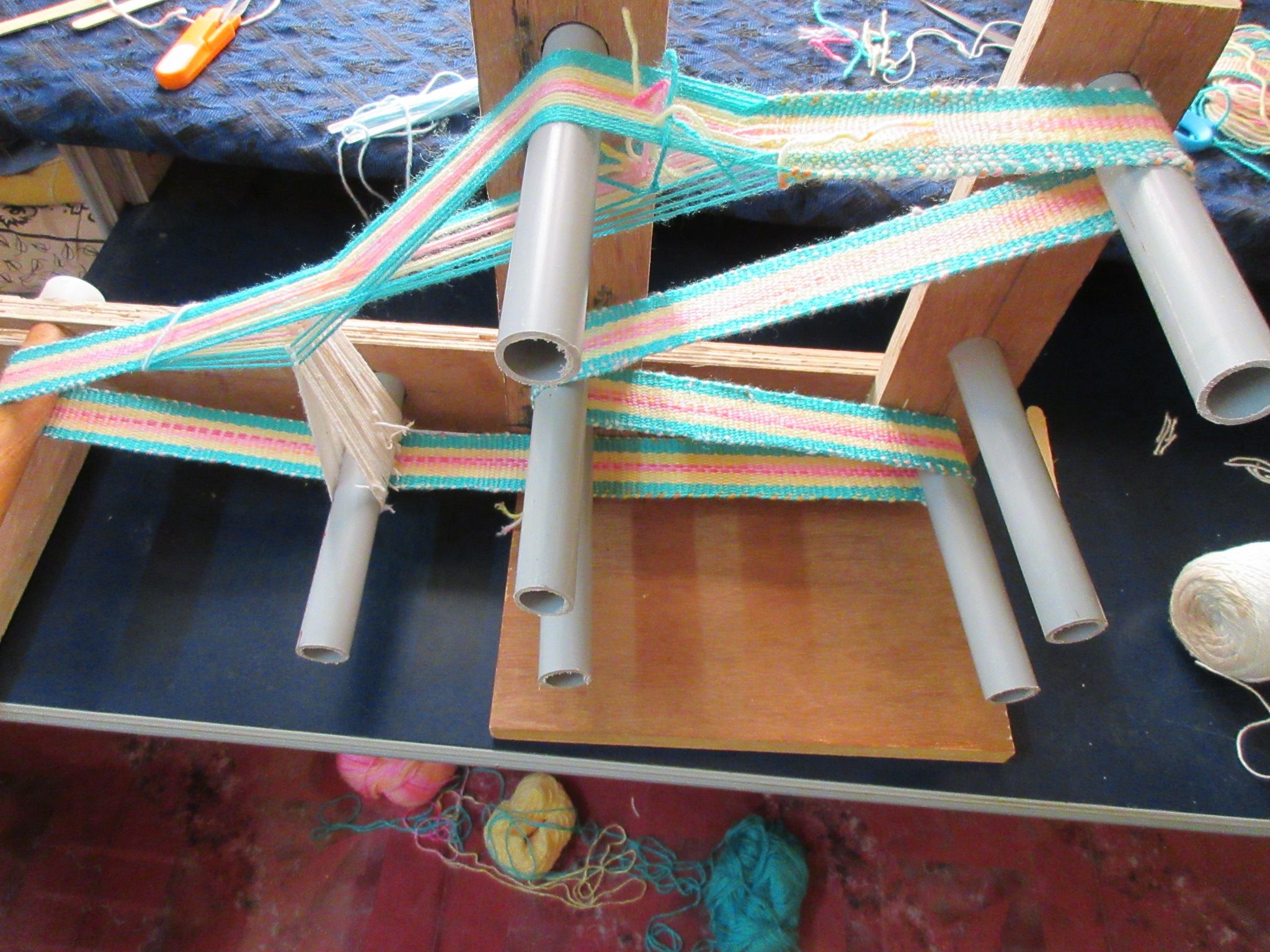 How to Make an Inkle Loom and Weaving a Simple Band : 20 Steps (with ...