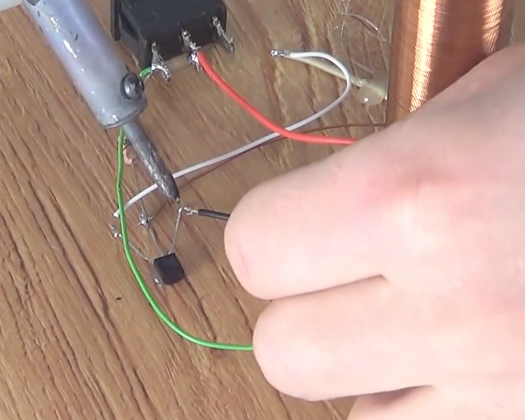 How to Make a Mini Tesla Coil 9V : 11 Steps - Instructables