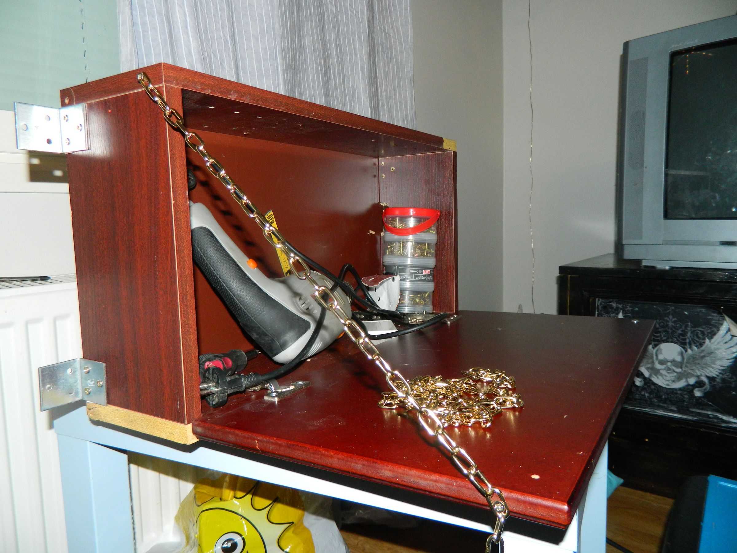 DIY "Hidden" Video Projector Folding Shelf, Carbon Fiber Look : 8 Steps ...