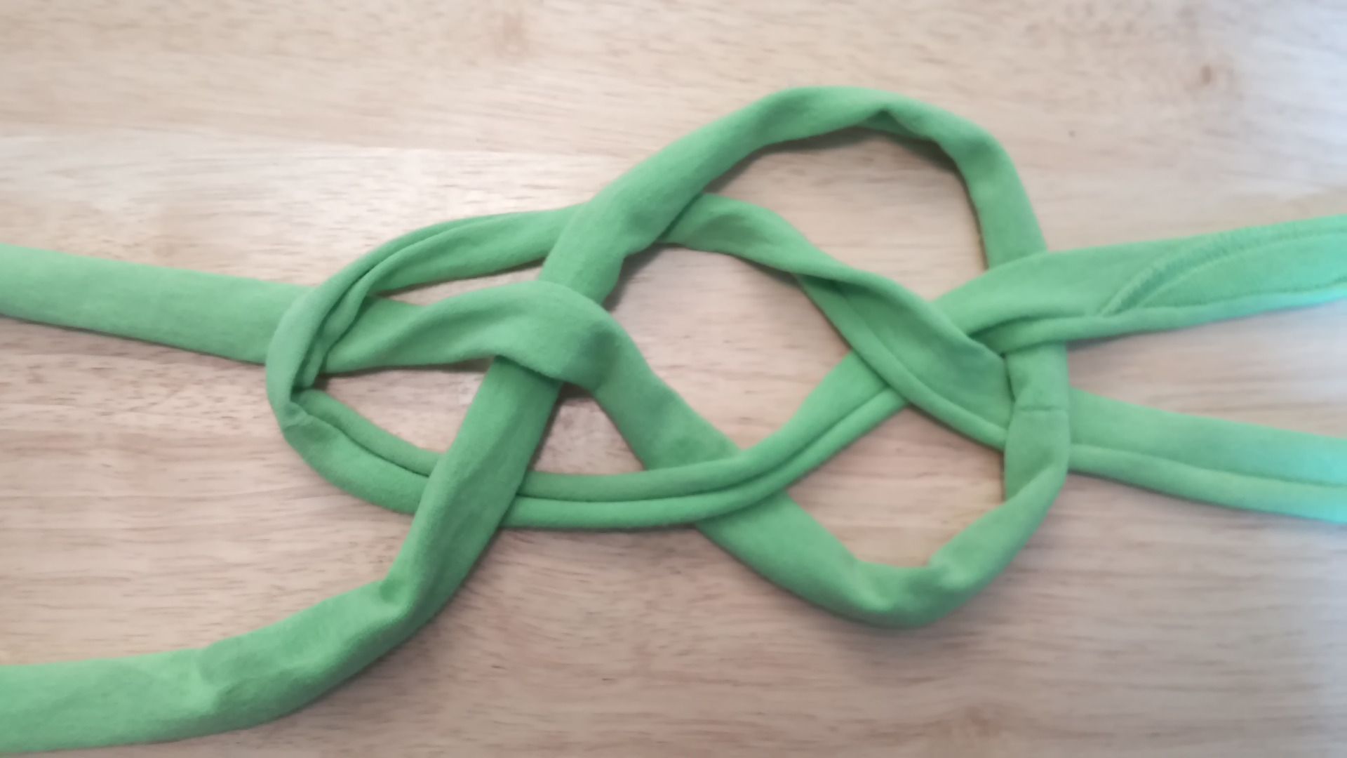 Celtic Knot Headband From T-Shirt : 6 Steps - Instructables