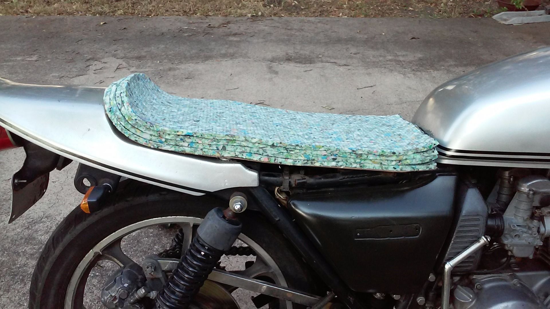 Motorcycle Seat Replacement : 6 Steps - Instructables