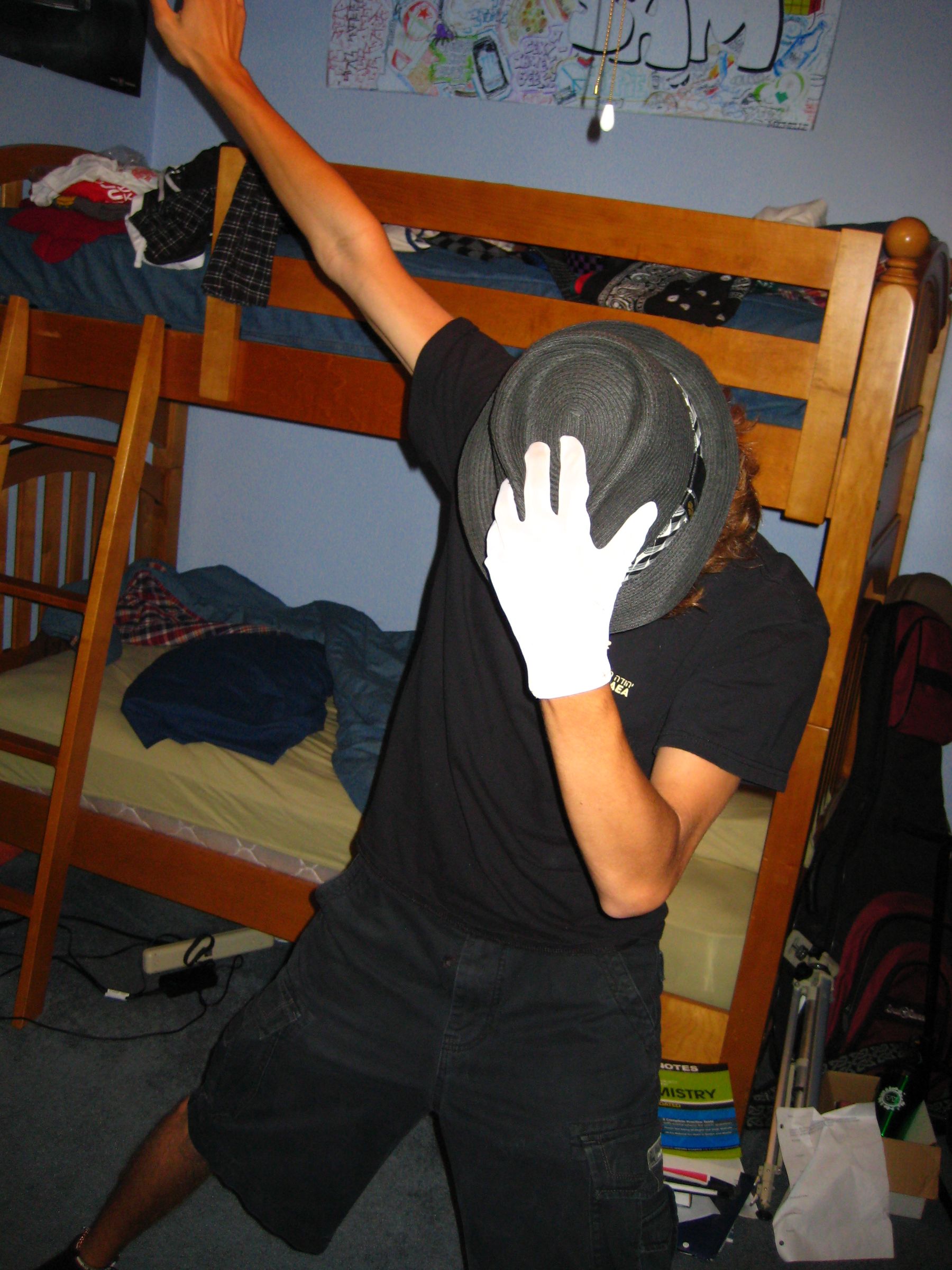 How to Moonwalk : 8 Steps (with Pictures) - Instructables