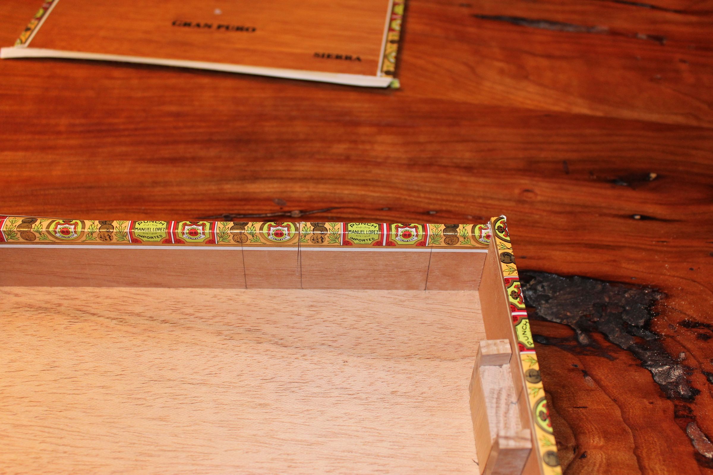 Awesome Cigar Box Dulcimer : 14 Steps (with Pictures) - Instructables