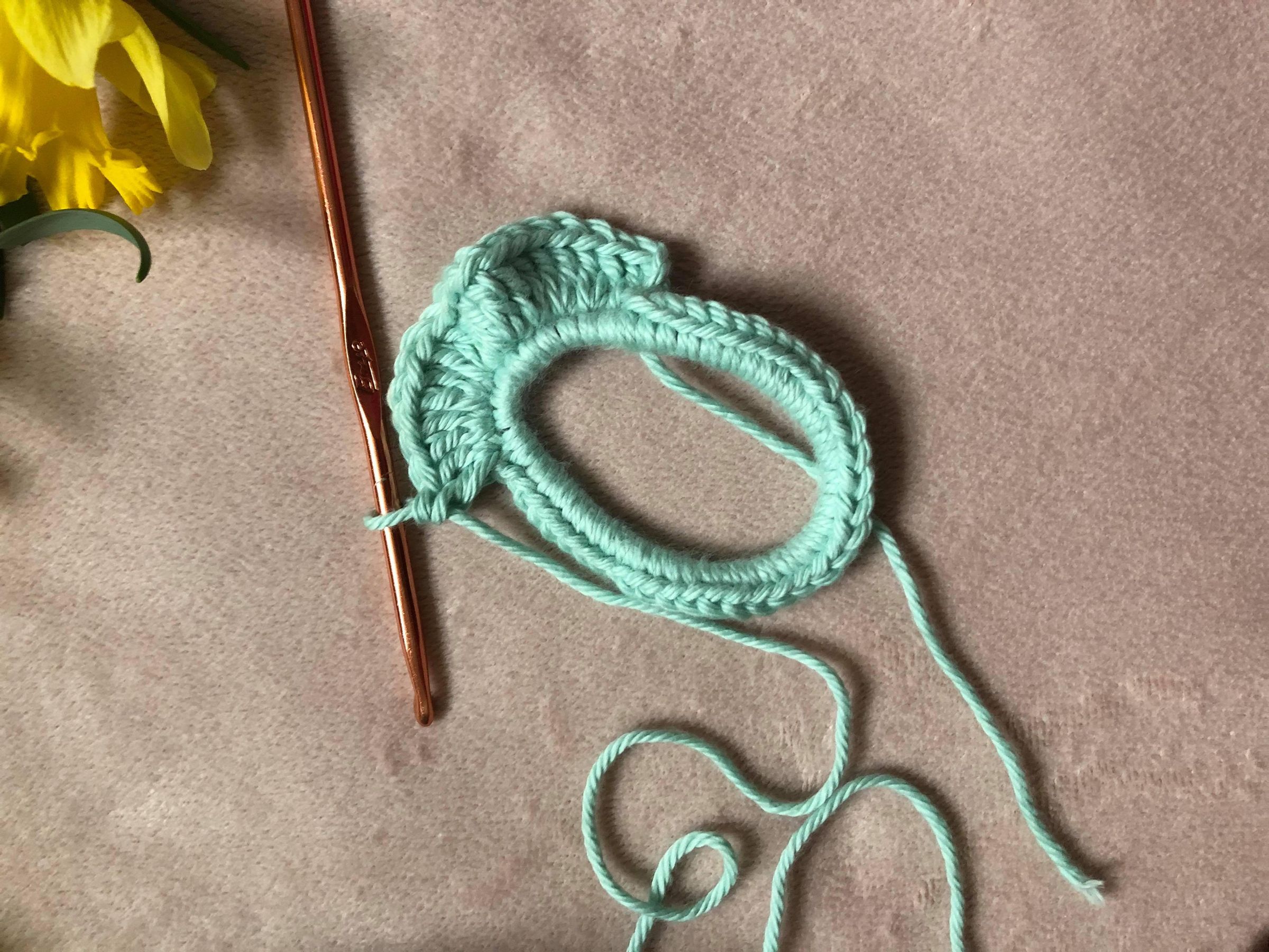 Crochet Ruffle Scrunchie! : 4 Steps (with Pictures) - Instructables