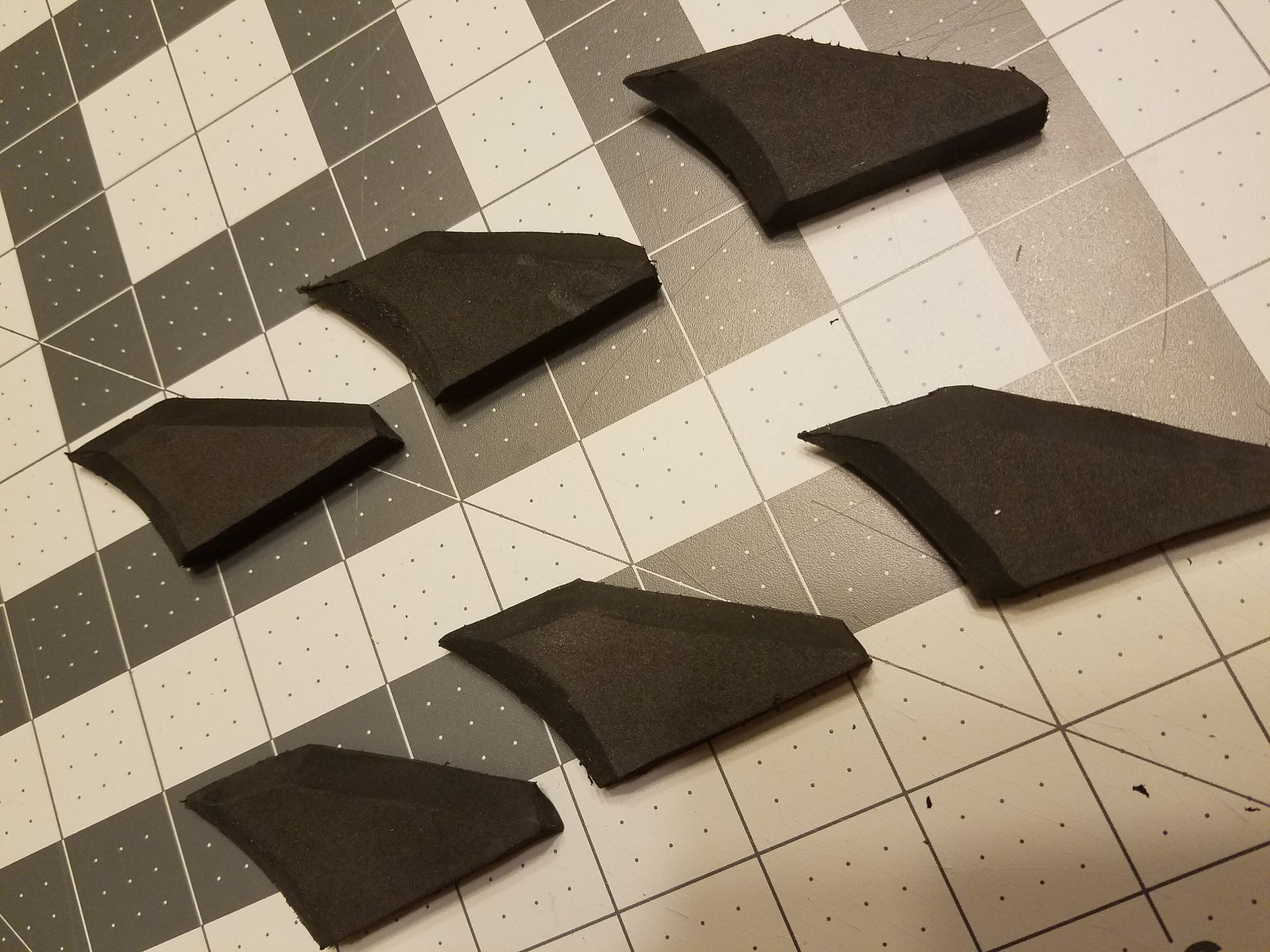 Batman Gauntlets : 7 Steps (with Pictures) - Instructables