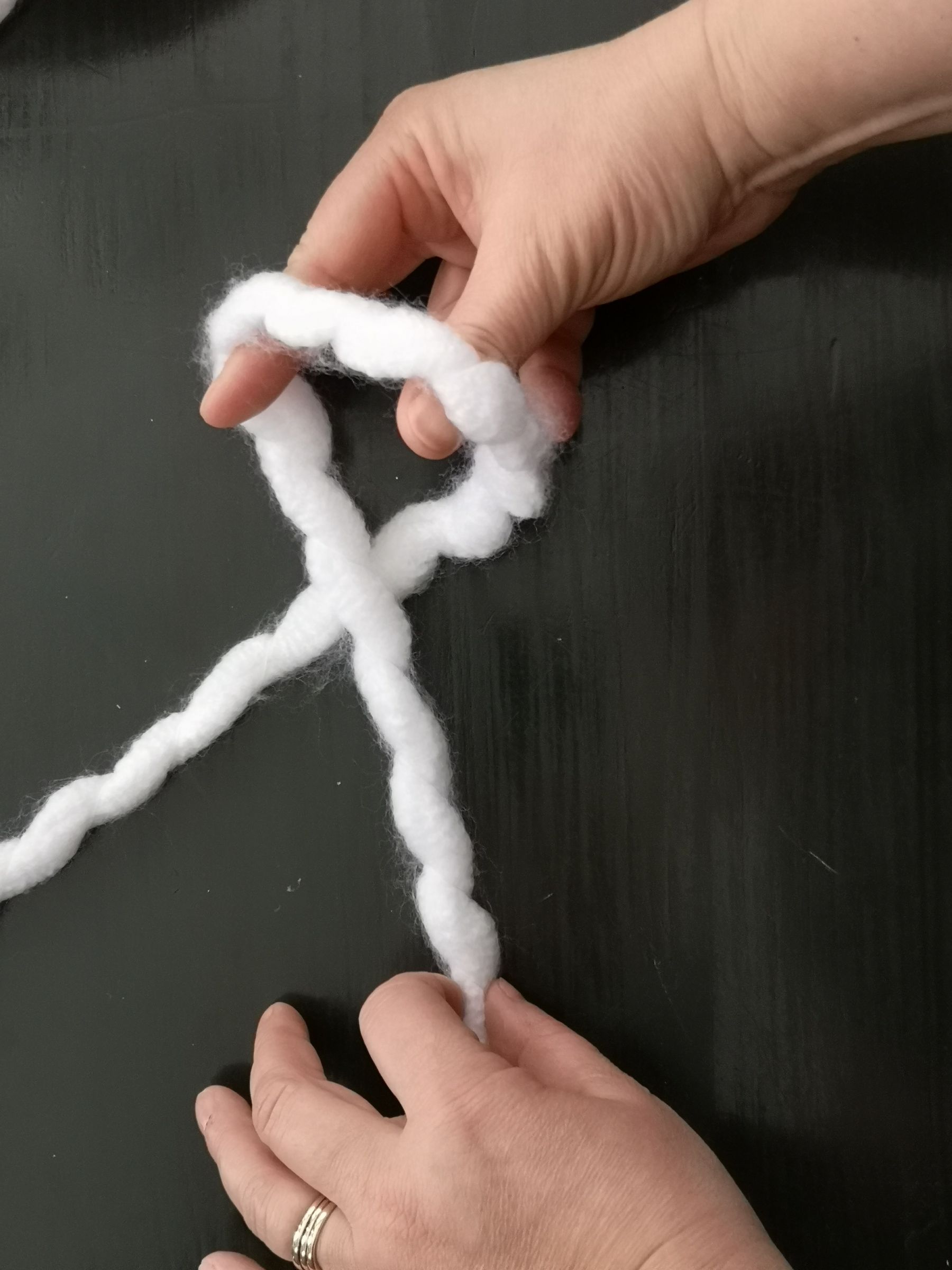 Finger Crochet Wreath : 7 Steps (with Pictures) - Instructables