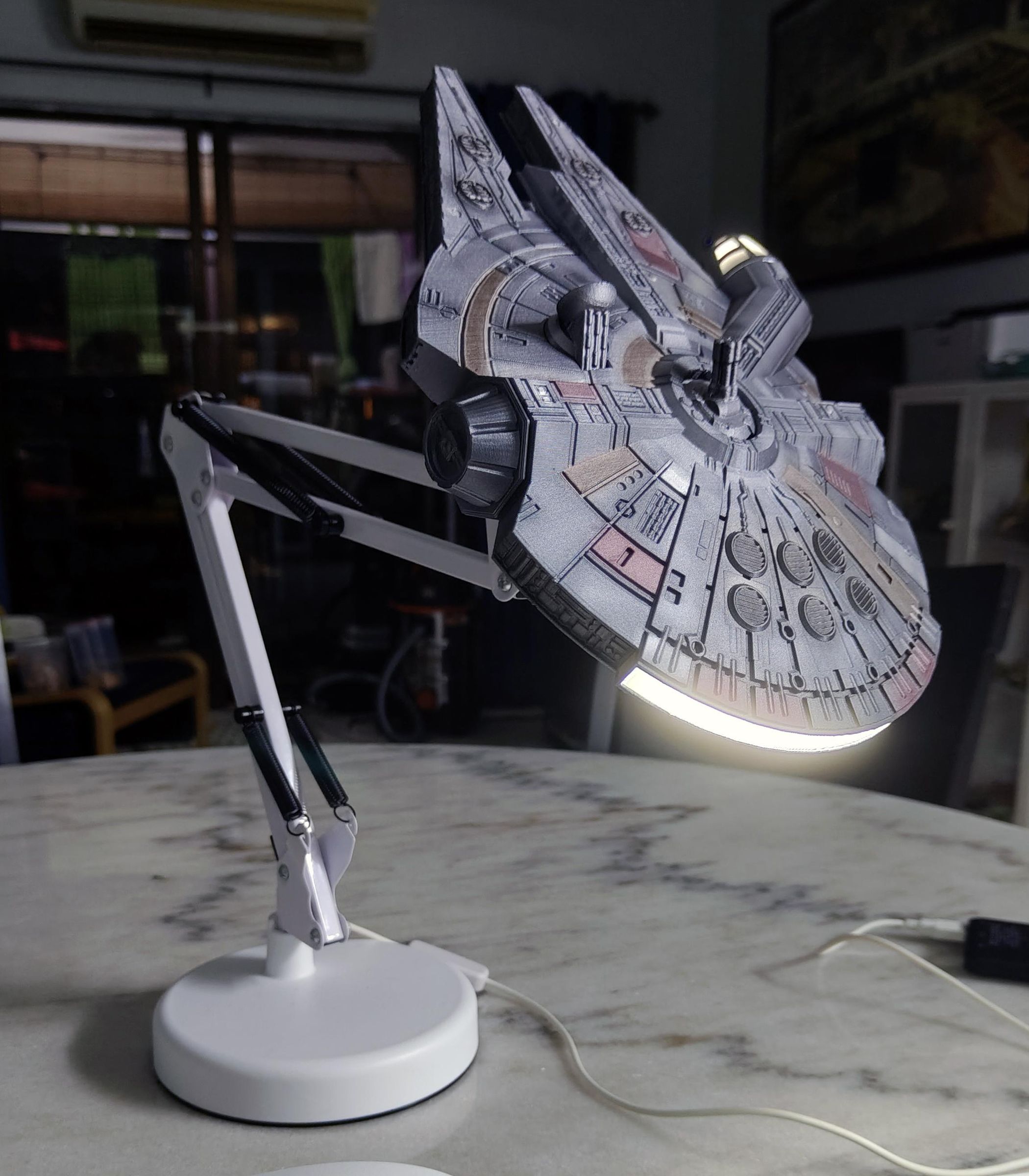 Millennium Falcon Desk Lamp : 4 Steps (with Pictures) - Instructables