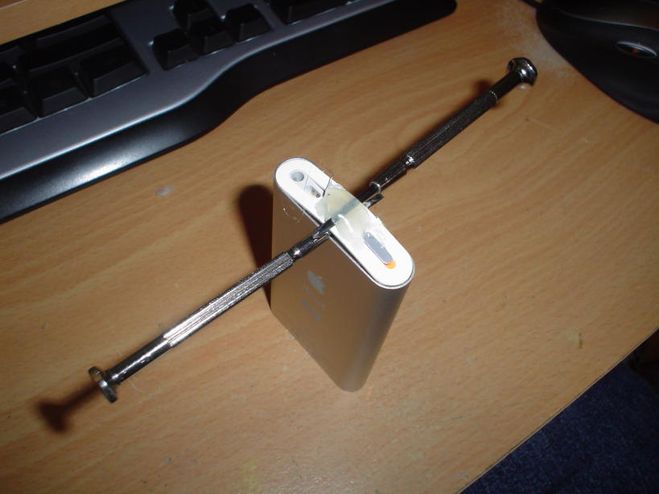 Ipod Mini to 32gig and New Battery Without Scratching It. : 7 Steps ...