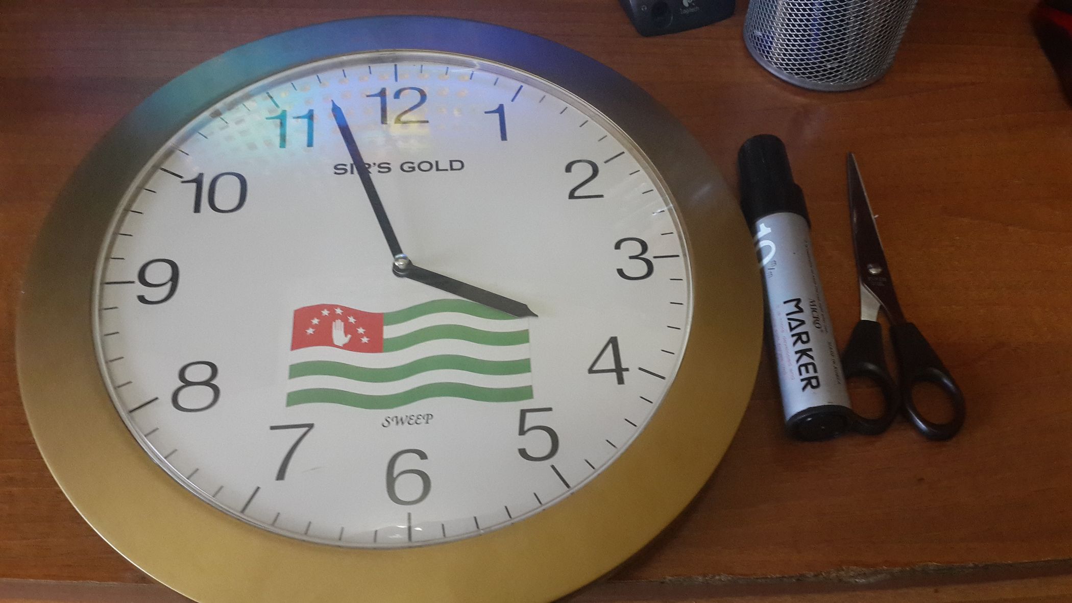 Wall Watch Transformation - Instructables