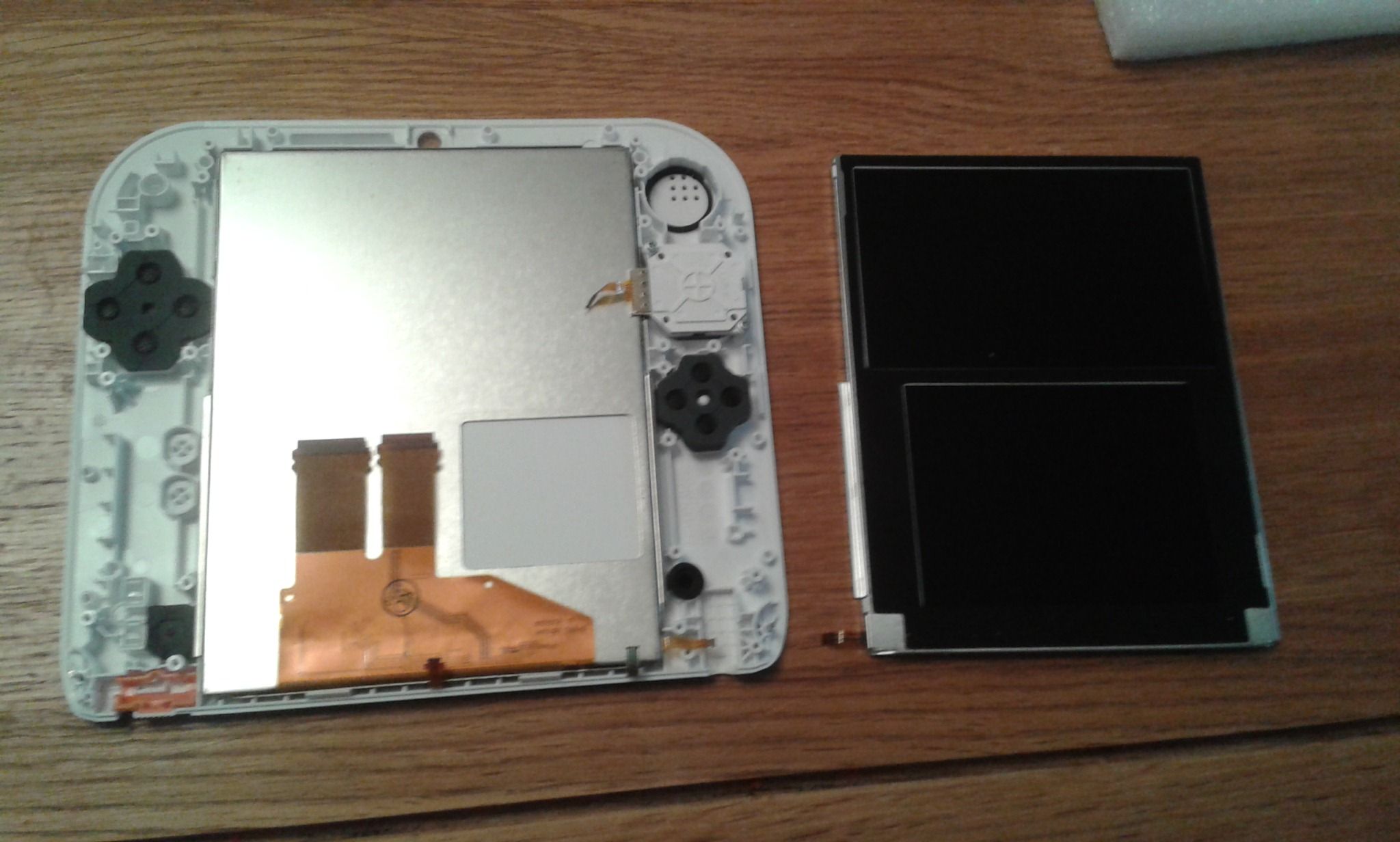 2DS Screen Repair : 11 Steps (with Pictures) - Instructables