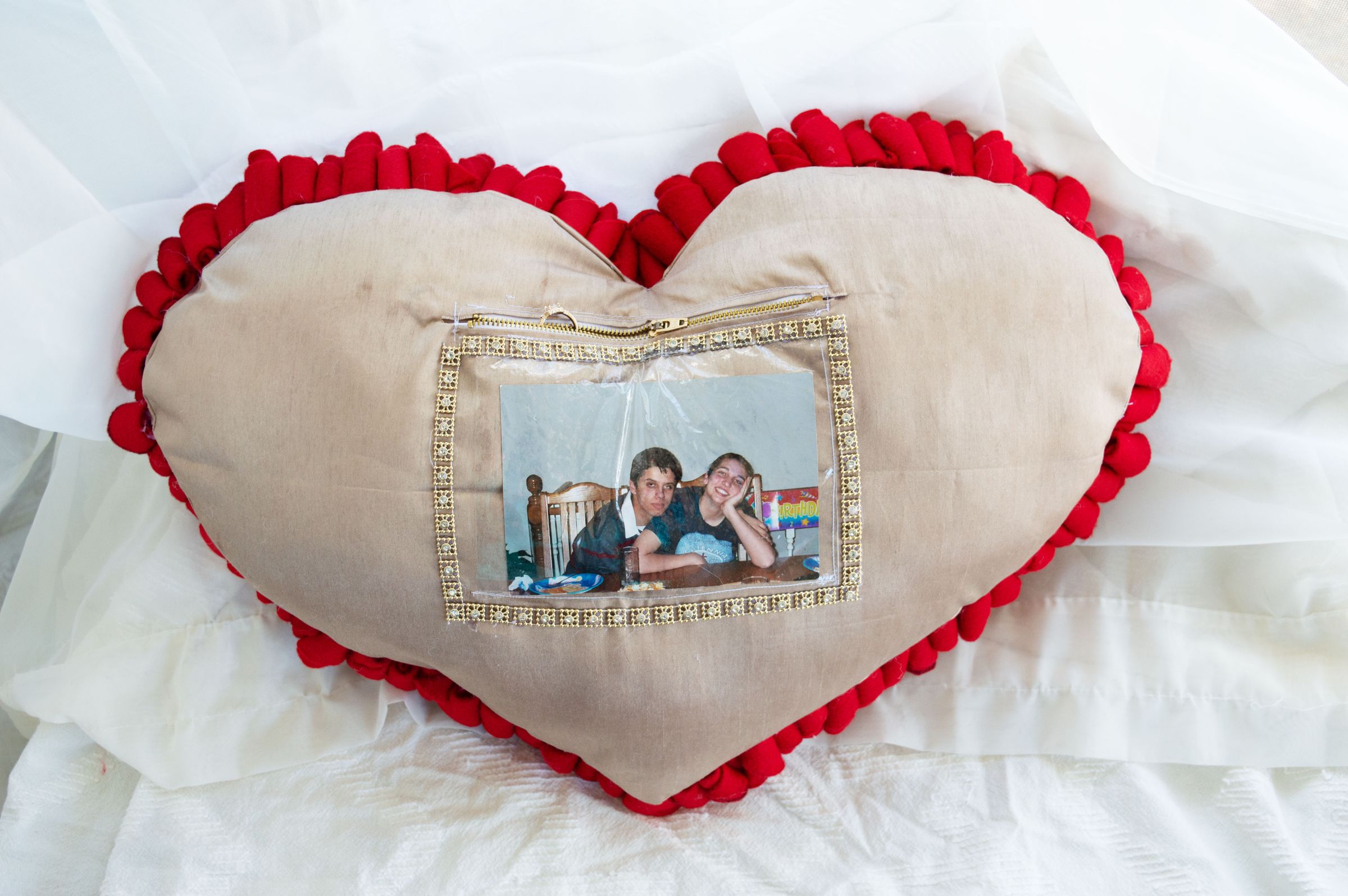 The Proposal Pillow : 35 Steps (with Pictures) - Instructables
