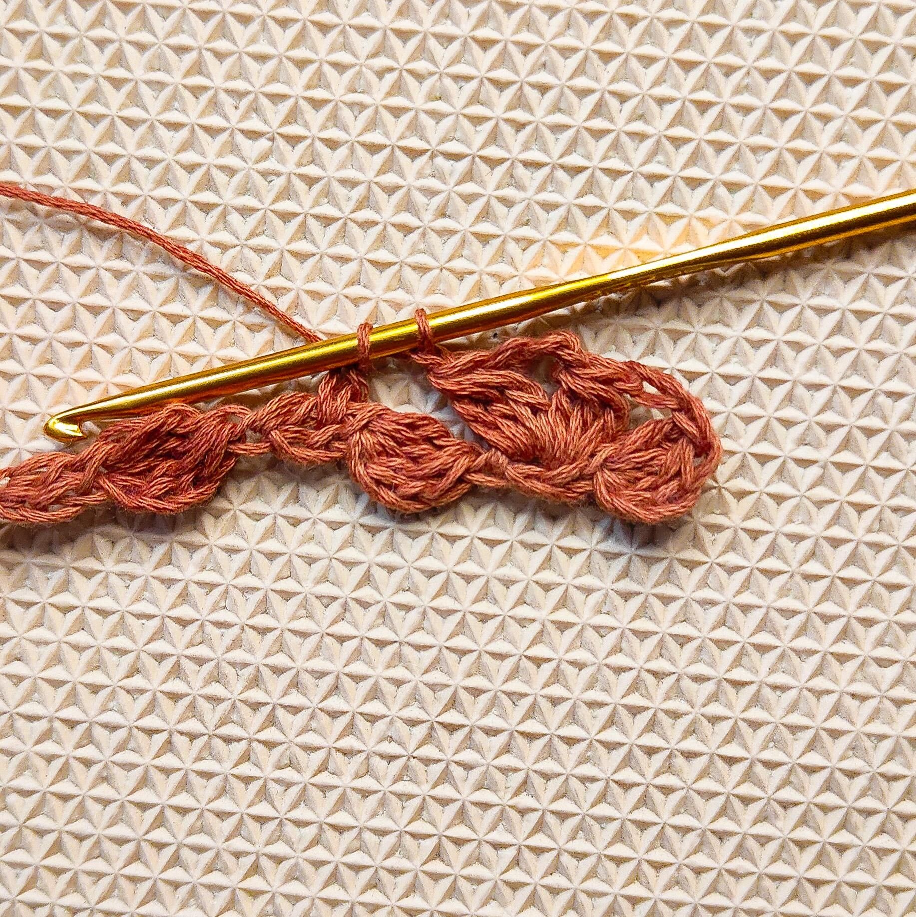Simple Crochet Floral Lace Motif Pattern : 3 Steps (with Pictures) - Instructables