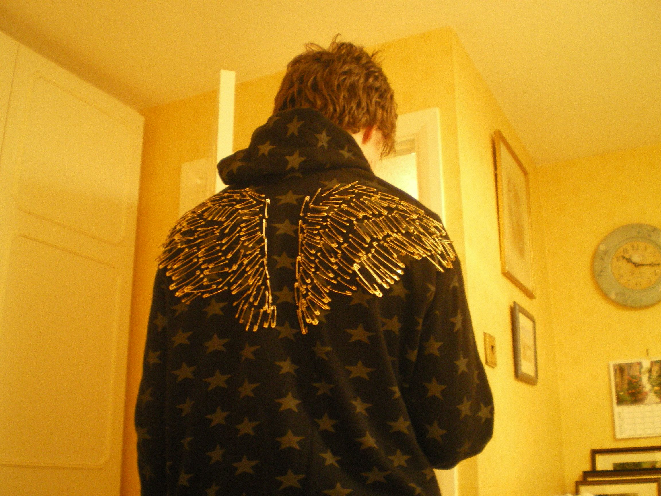 Safety Pin Wings : 9 Steps (with Pictures) - Instructables