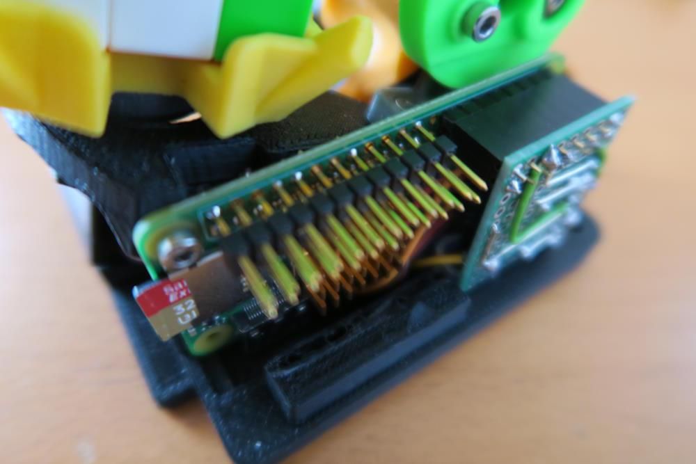 DIY the World's Smallest Rubik's Cube Solver Robot : 13 Steps (with ...